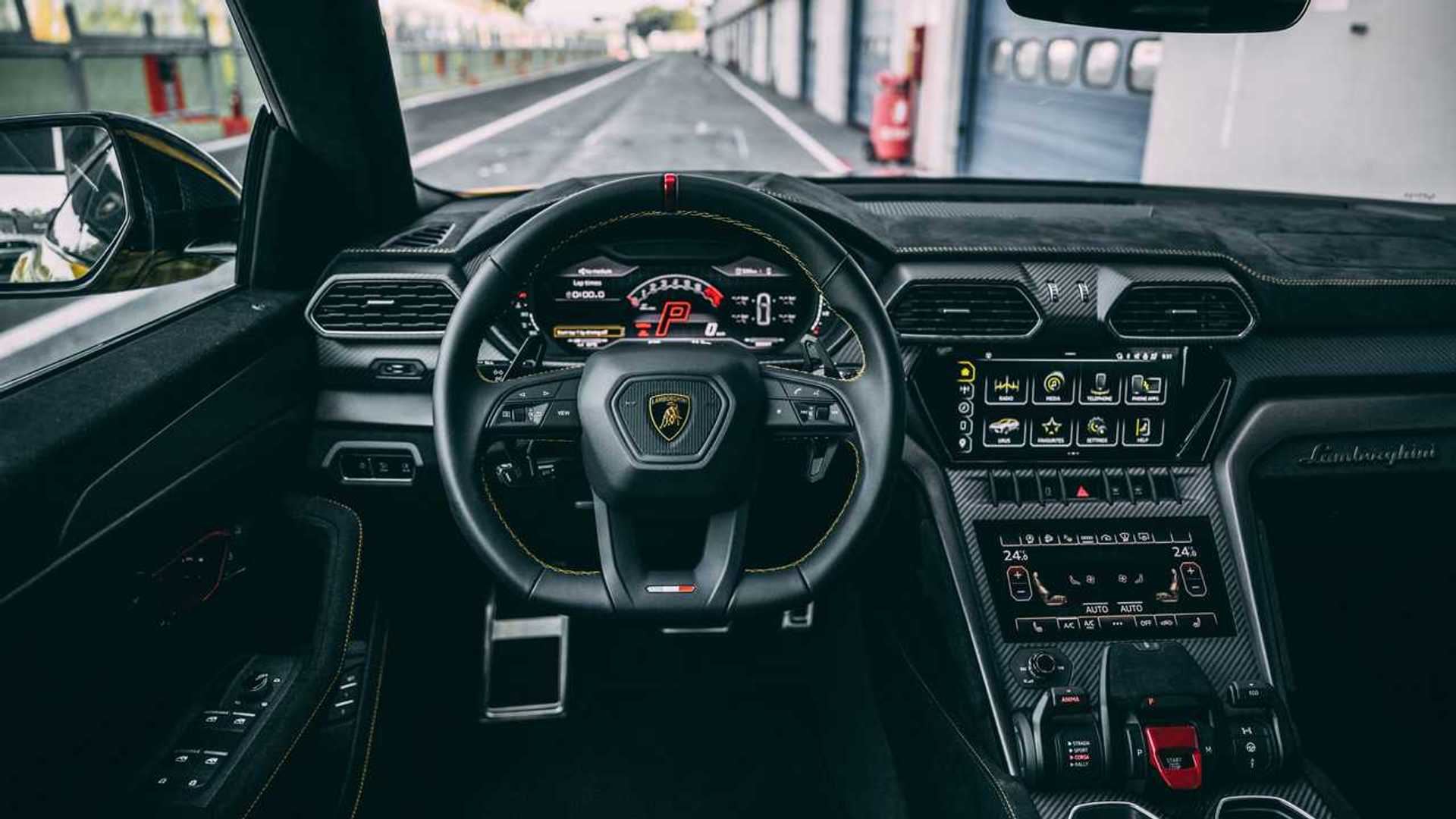 Lamborghini Urus Performante, prova, video, motore, sound, design