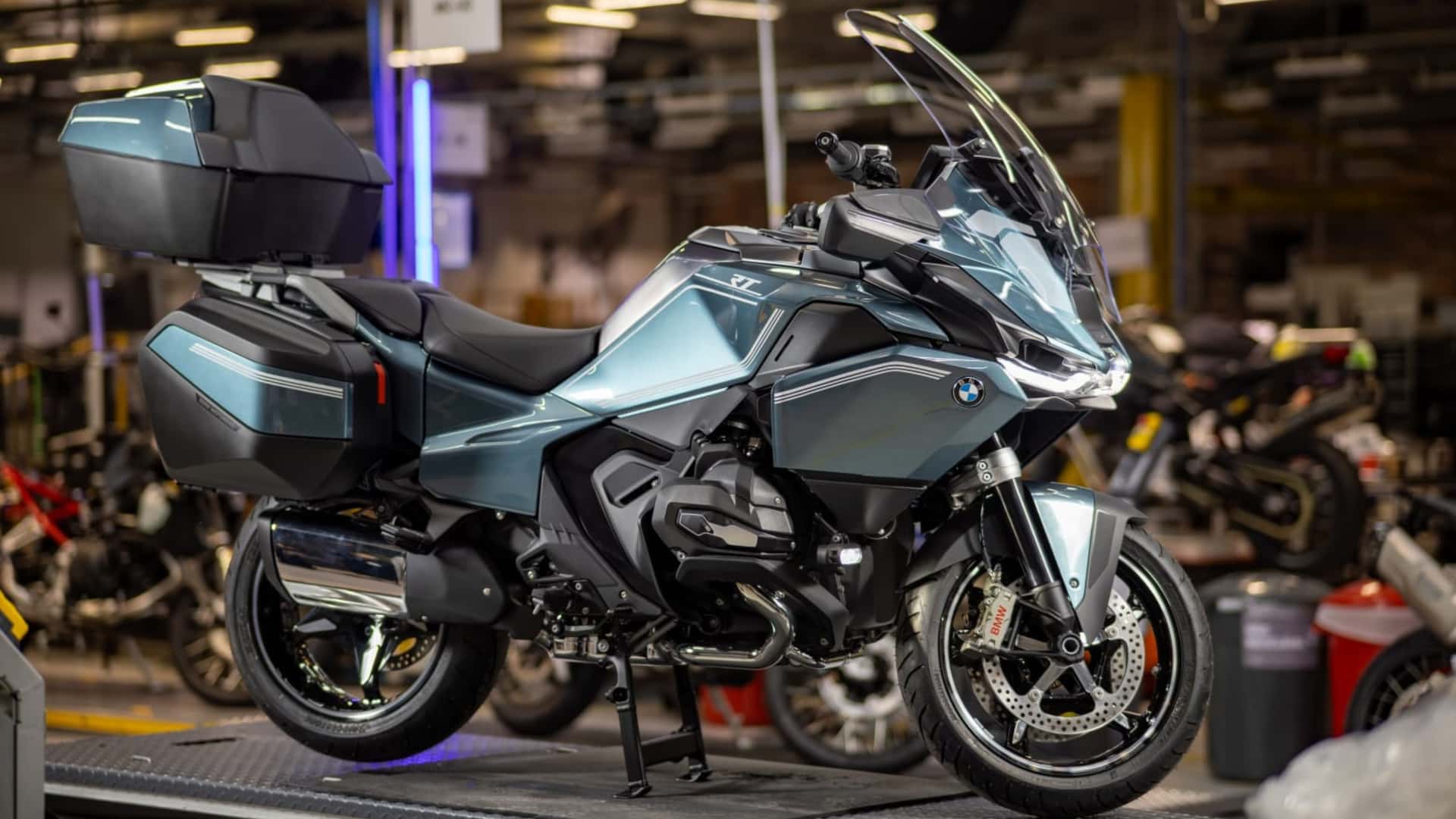 Qual é o preço da BMW R 1300 RT fabricada no Brasil?