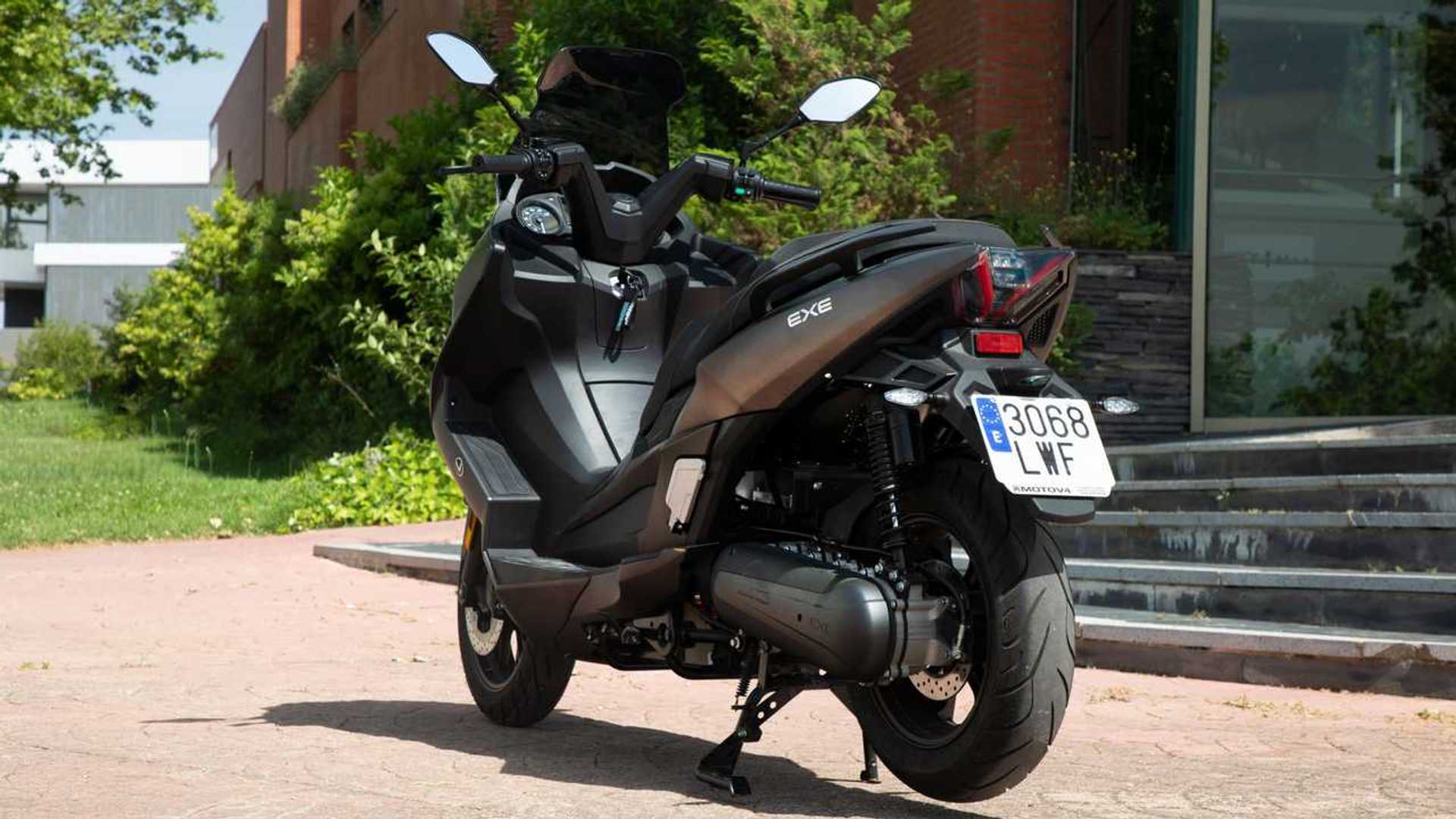 Nerva EXE, el e-scooter español a prueba