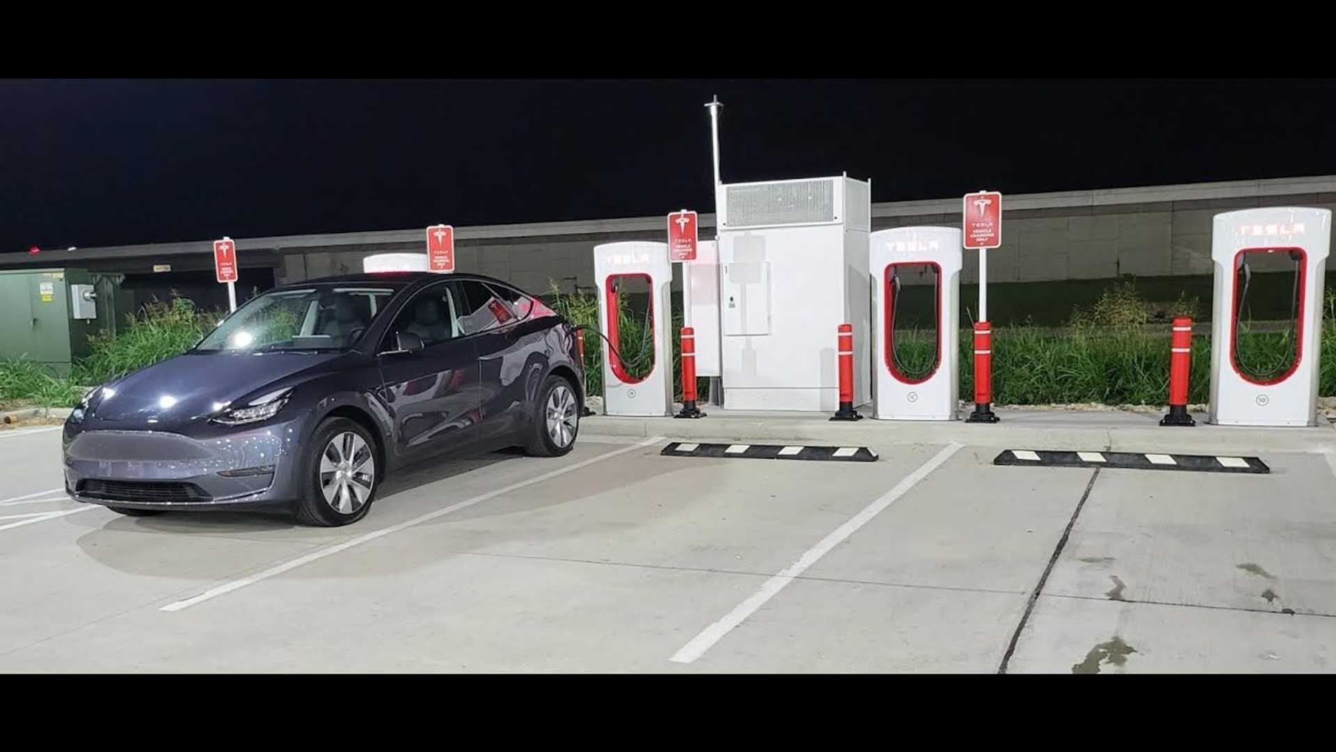 Tesla Model Y 4680 Standard Range Supercharging Test Impresses