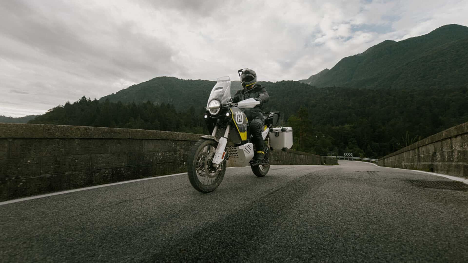 Husqvarna’s Norden 901 Expedition Is the Perfect Zombie Apocalypse Bike ...
