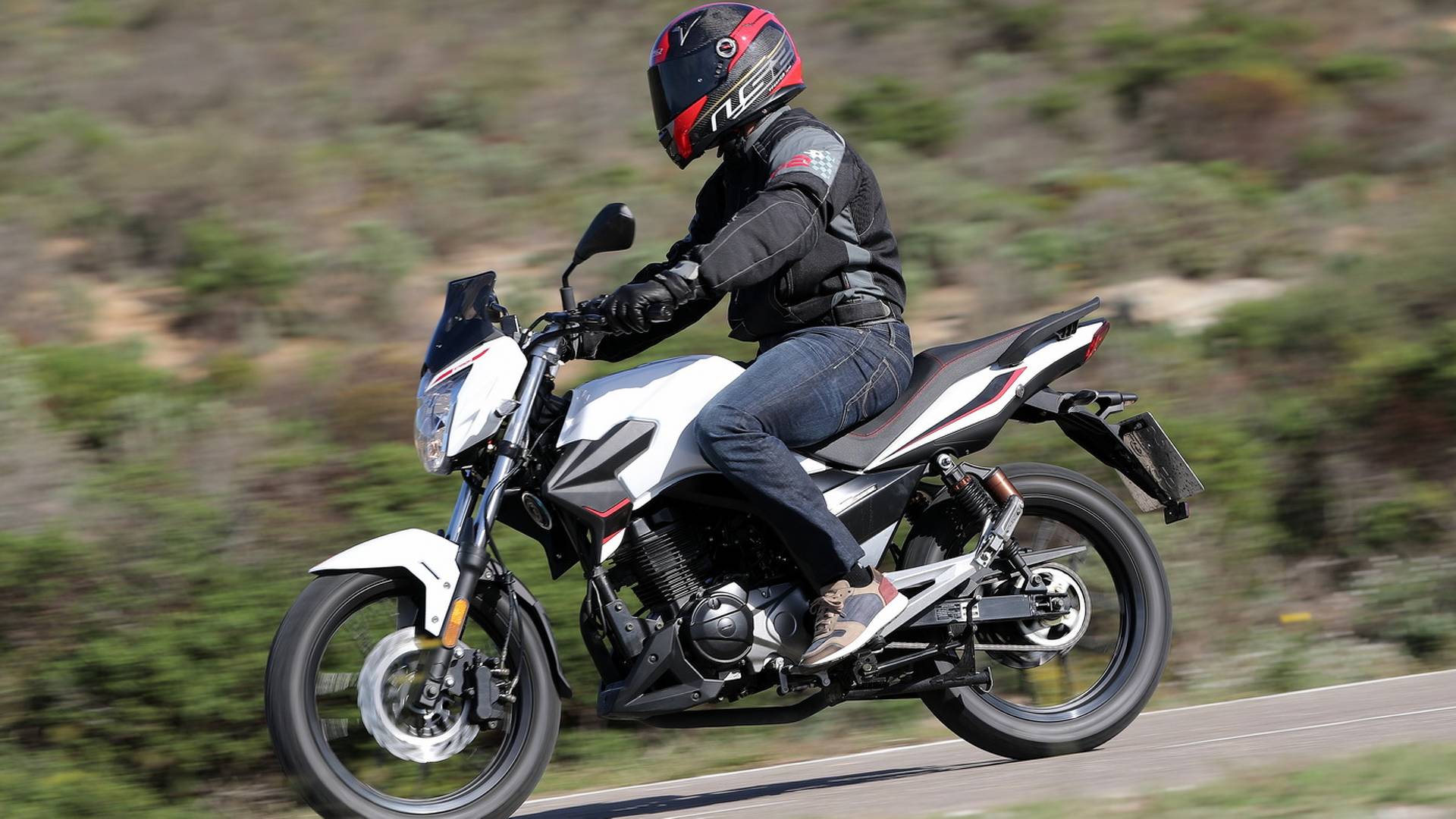 Rieju lanza su nueva Strada 125 con seguro gratis