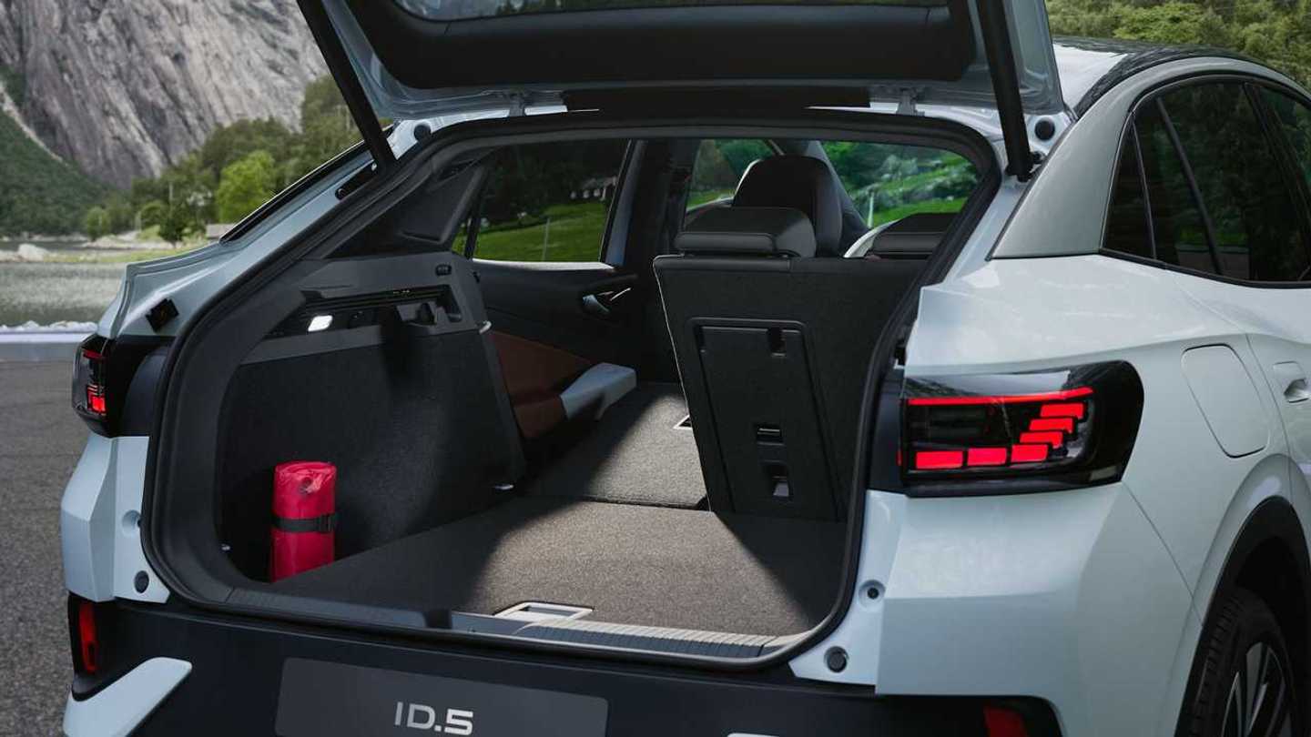 VW ID.5 Debuts With Coupe-Like Roof, GTX Trim, Familiar Design