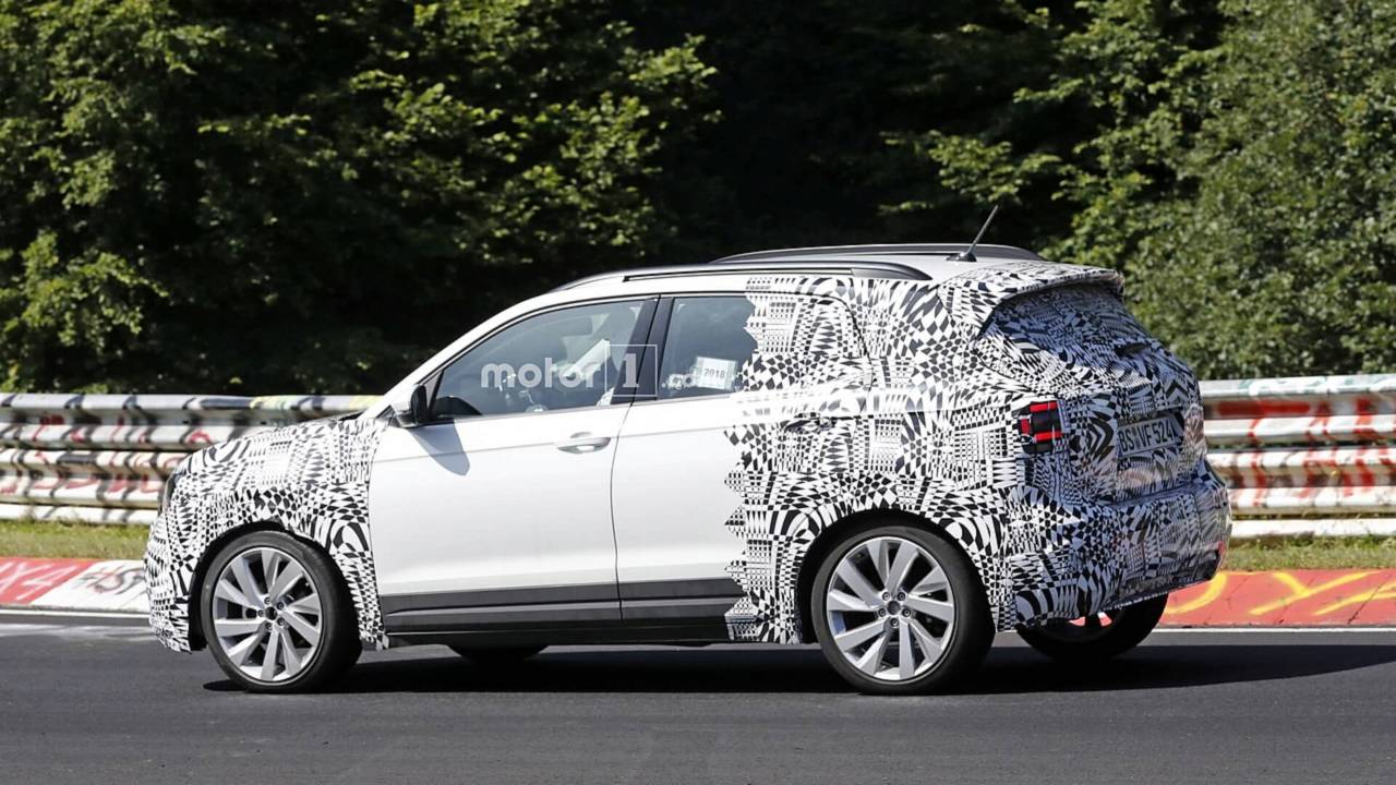 Flagra: VW T-Cross (SUV do Polo) pode ter versão esportiva