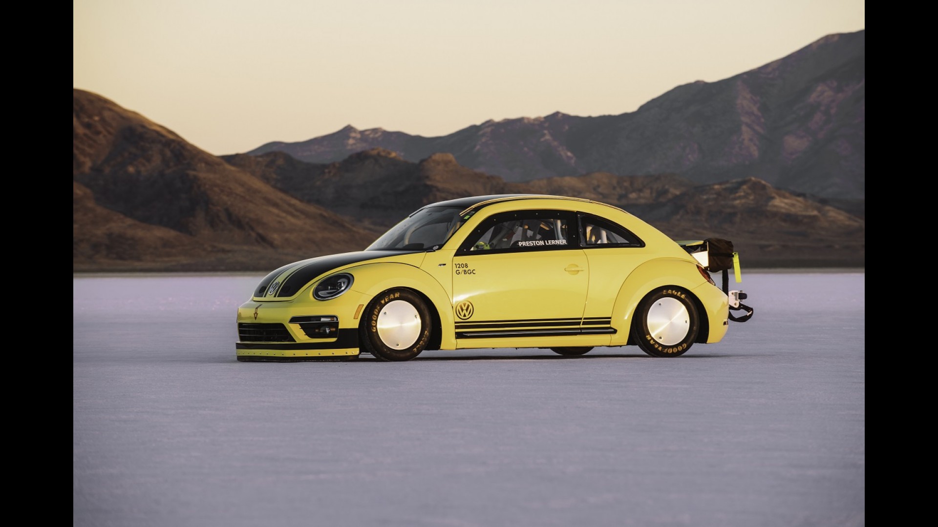 Fusca TSI preparado passa dos 320 km/h e se torna o mais rápido da história