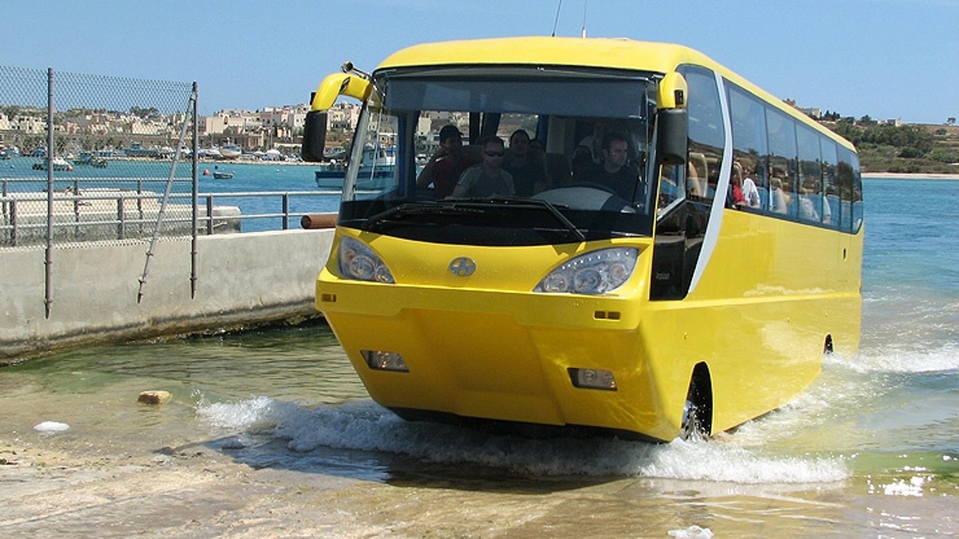 AmphiCoach is World's First Amphibious Passenger Coach
