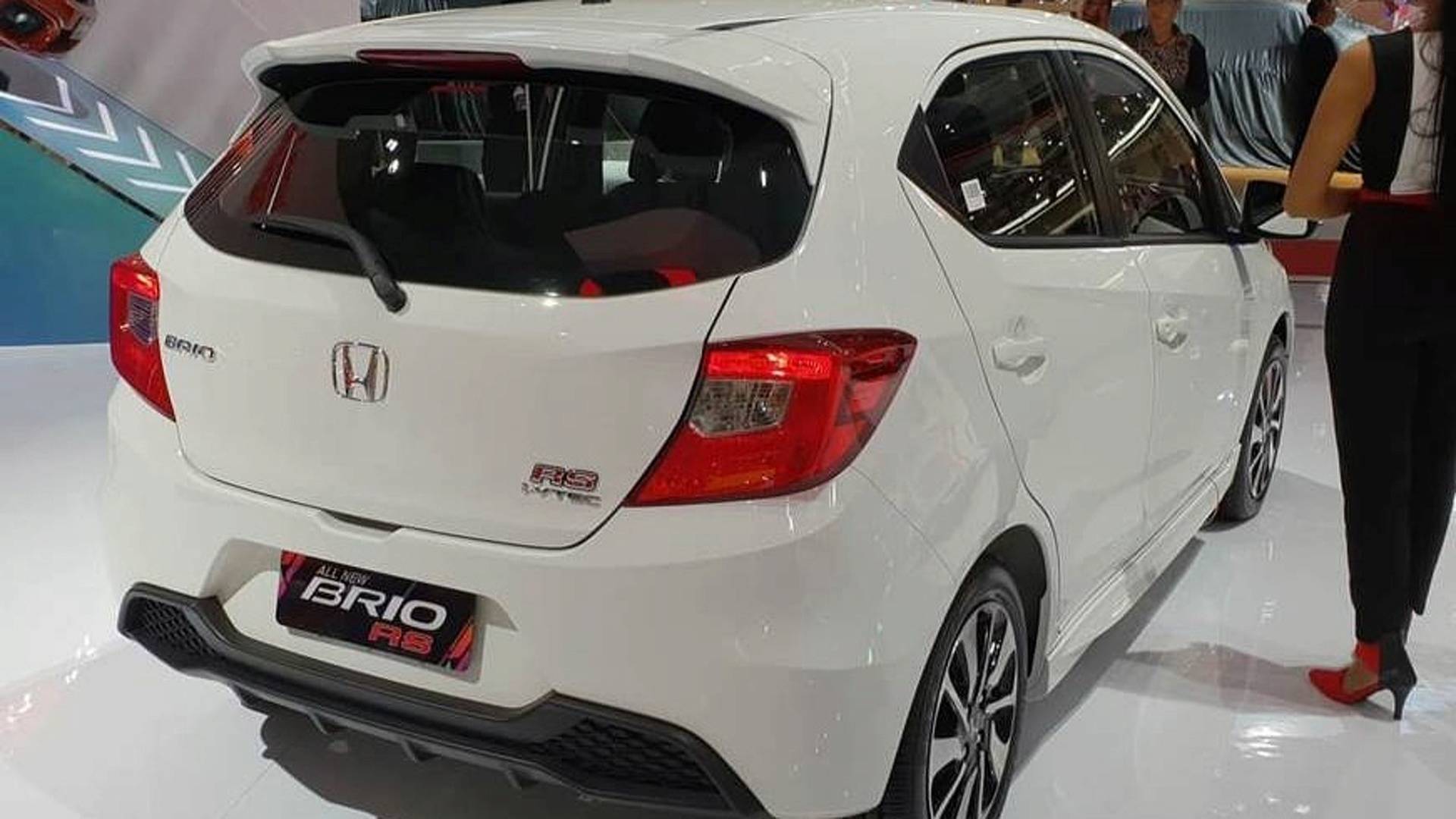 Honda Brio Branco Traseiro