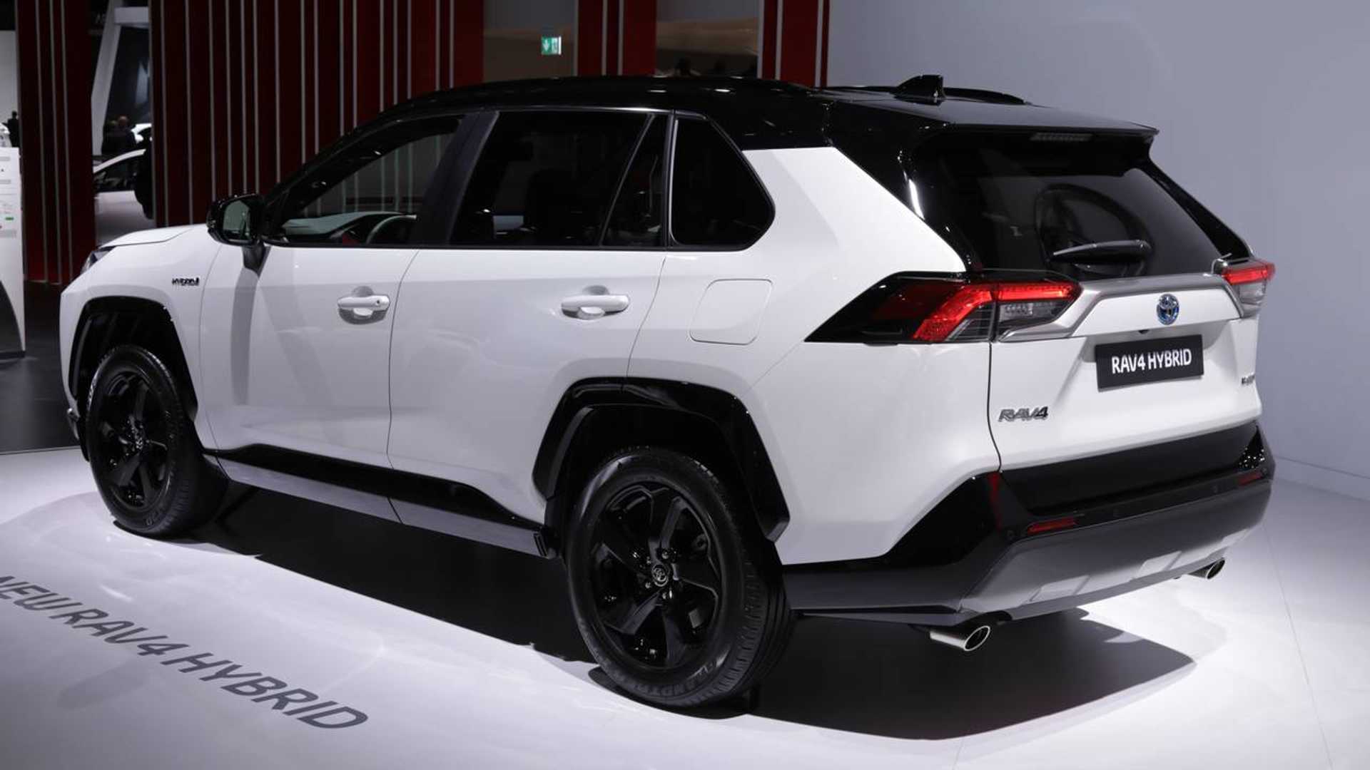 Toyota RAV4 hybride - 222 chevaux et 4 roues motrices