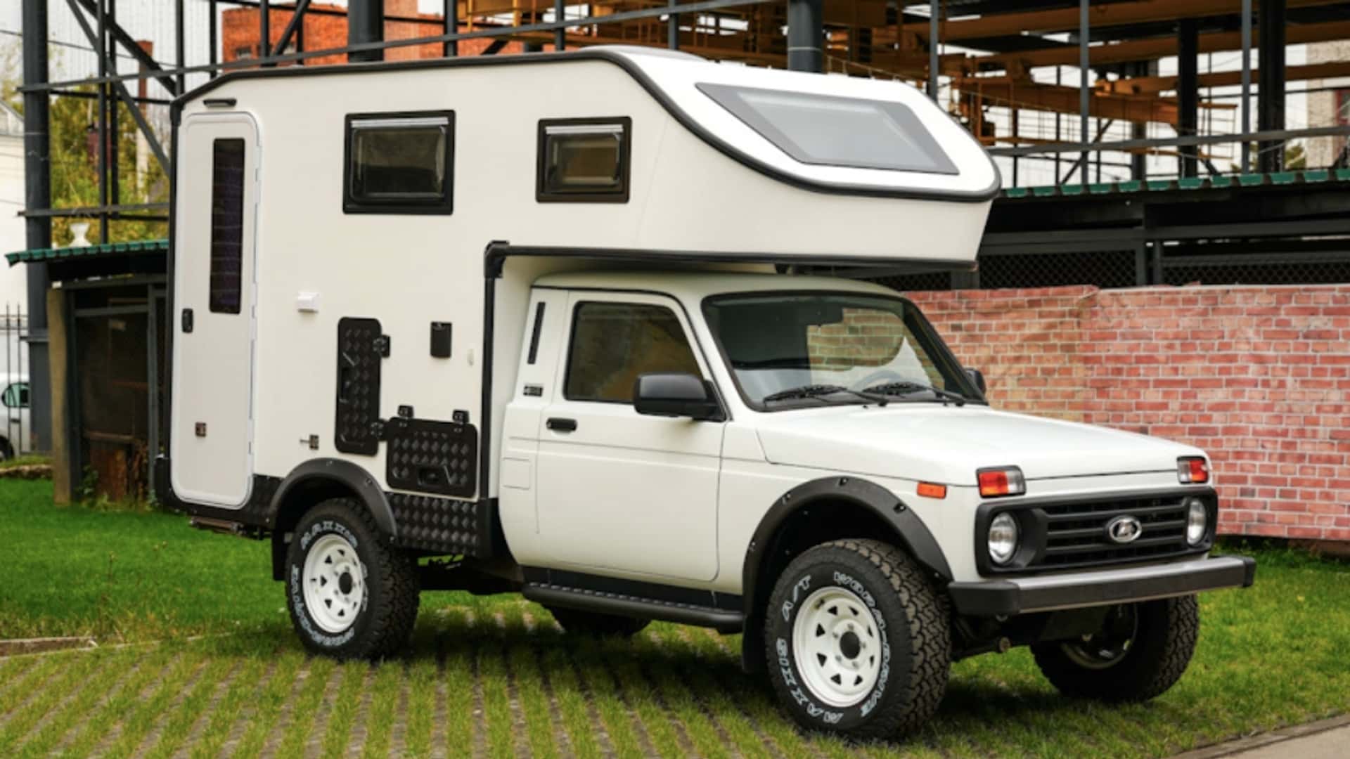 Lada Niva camper: la casa rodante de 18.000 euros