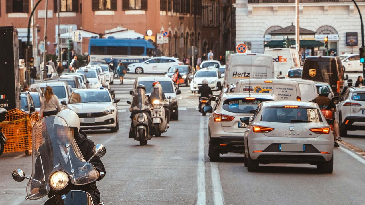 Le città italiane più trafficate del 2023: le ore perse al volante