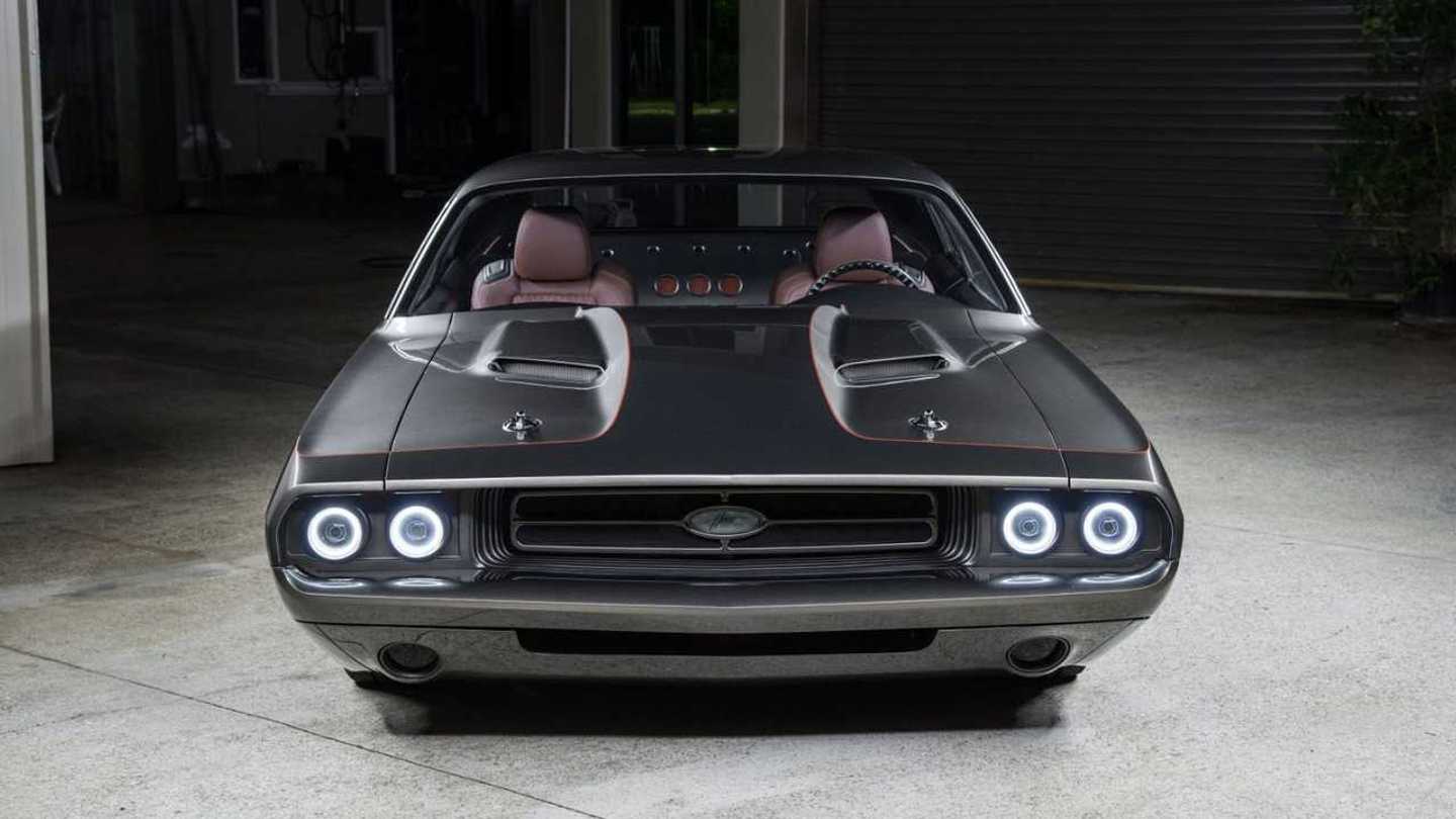 Il folle restomod della Dodge Challenger da 2.500 CV