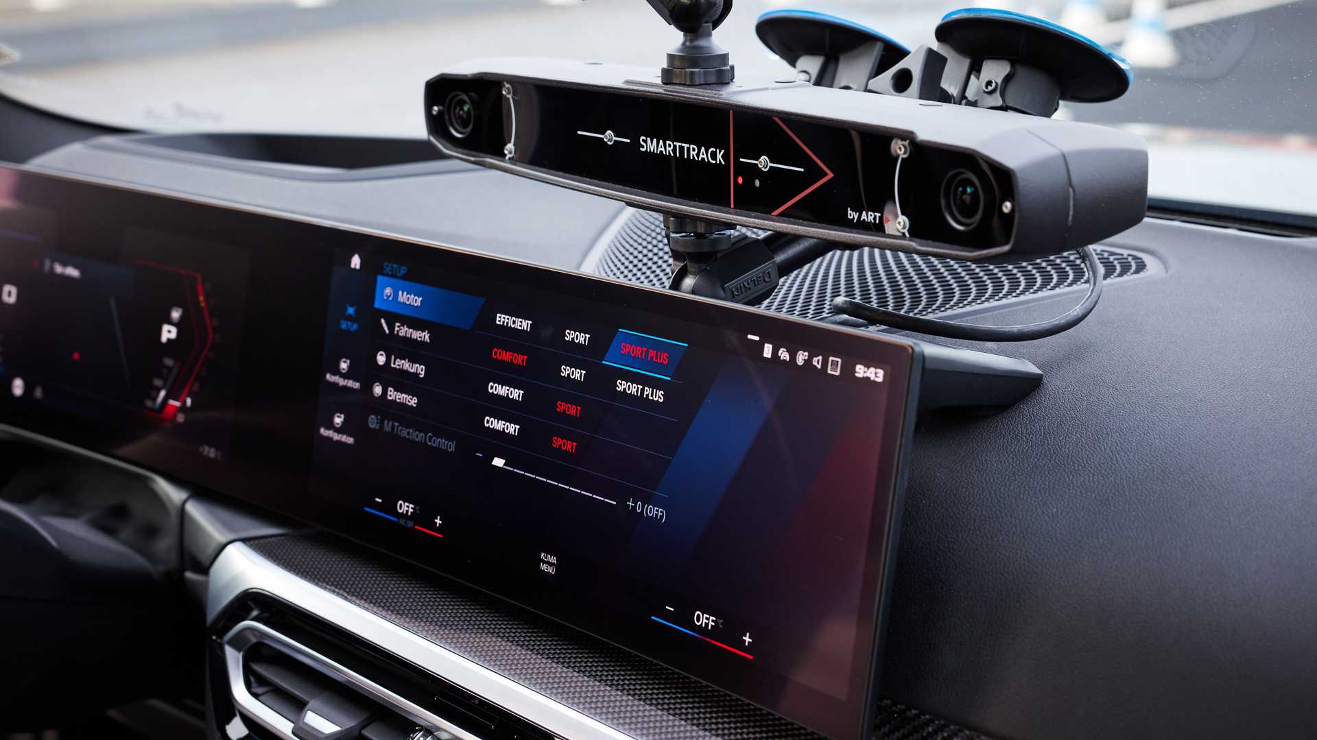 BMW, esperienza incredibile con realtà virtuale e una M2 vera