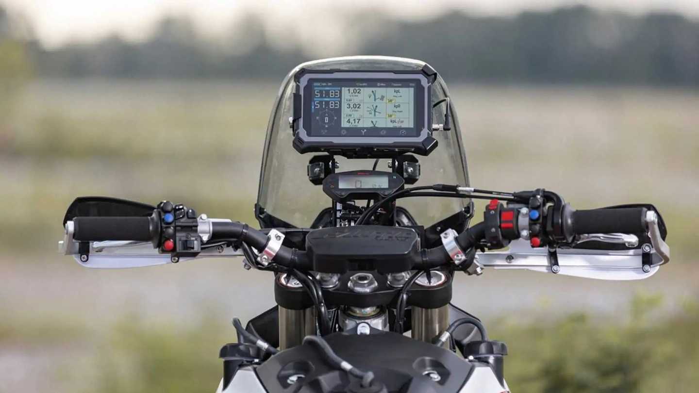 Fantic Pulls Covers Off XEF 450 Rally And Factory Machines