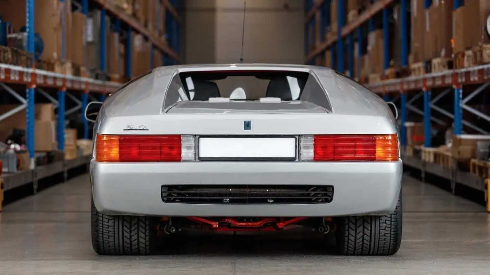 Un Isdera Imperator 108i, con motor Mercedes-Benz, está en venta