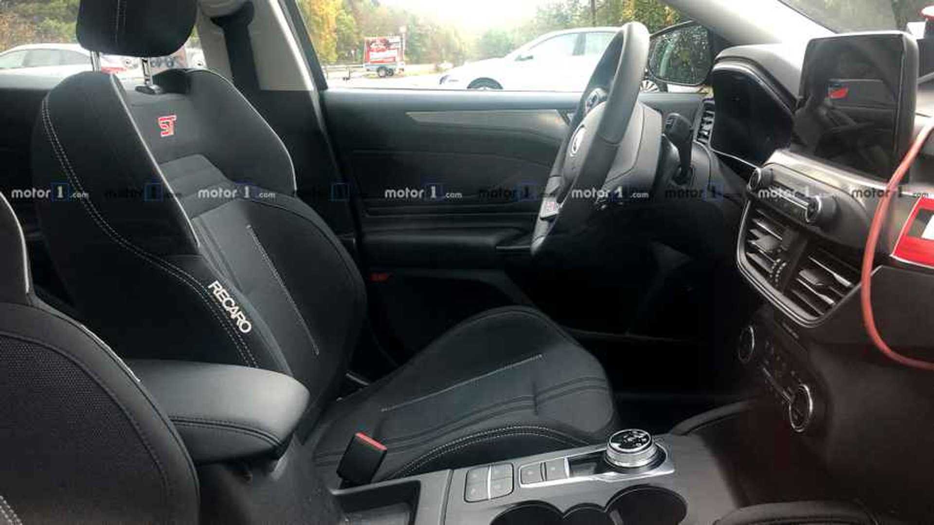 La Ford Focus ST montre son habitacle