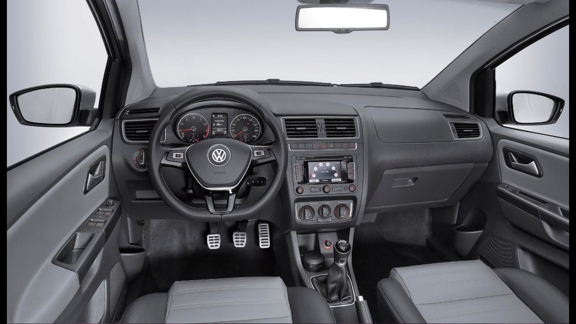 VW SpaceFox 2015 renovado chega com preço inicial de R$ 58.590 - veja ...