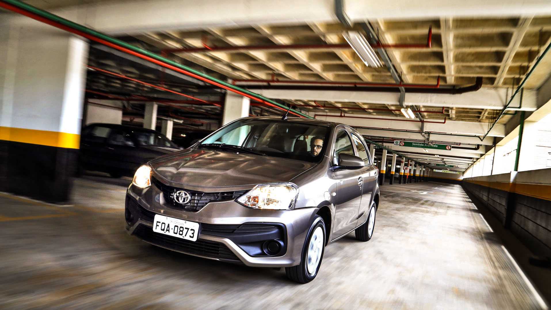 Toyota Etios 2019 terá novidades no visual e ESP de série