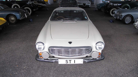 Driving Roger Moore's Volvo P1800 ST1