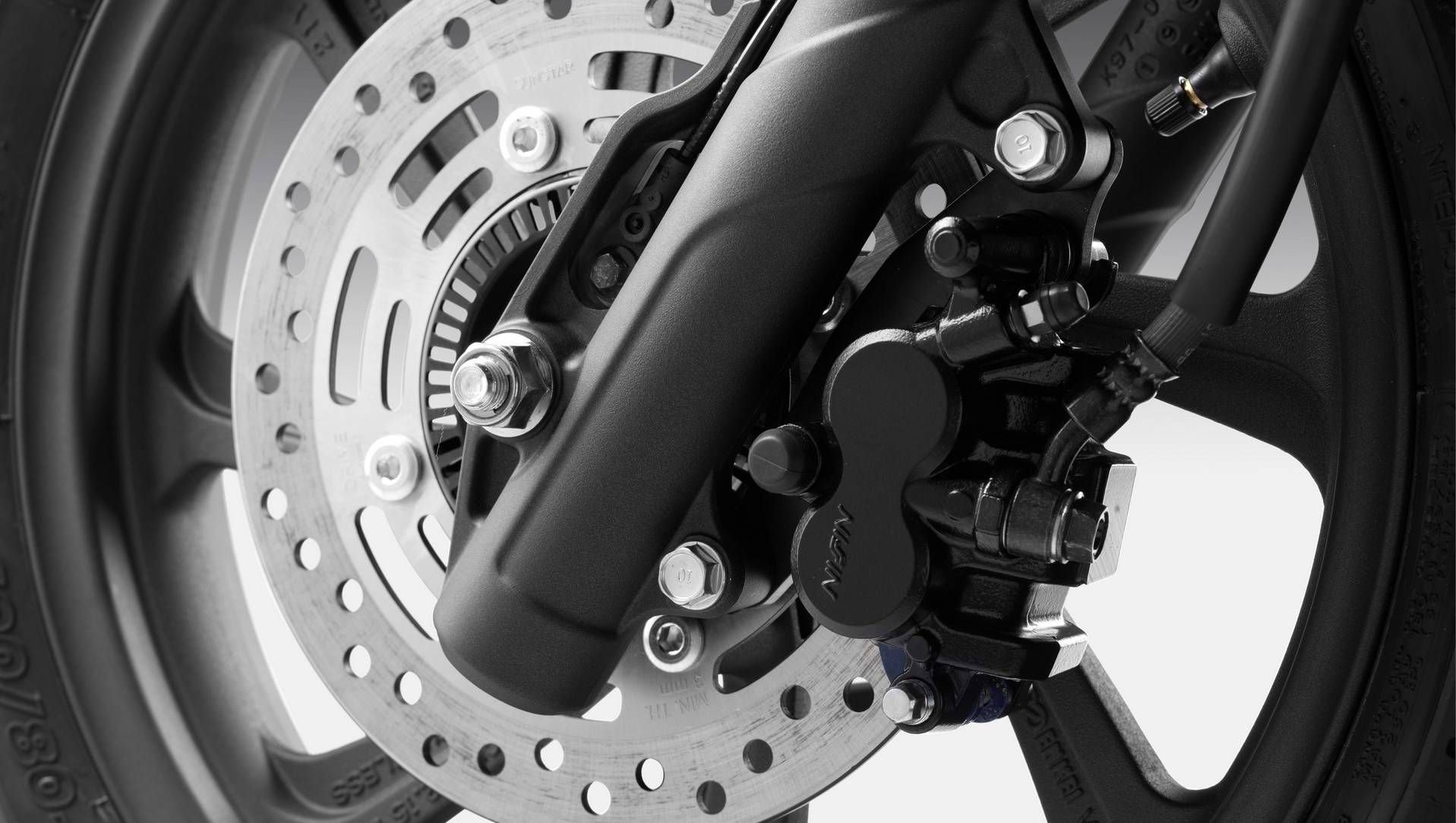 Honda PCX ganha ABS e novo visual no modelo 2018