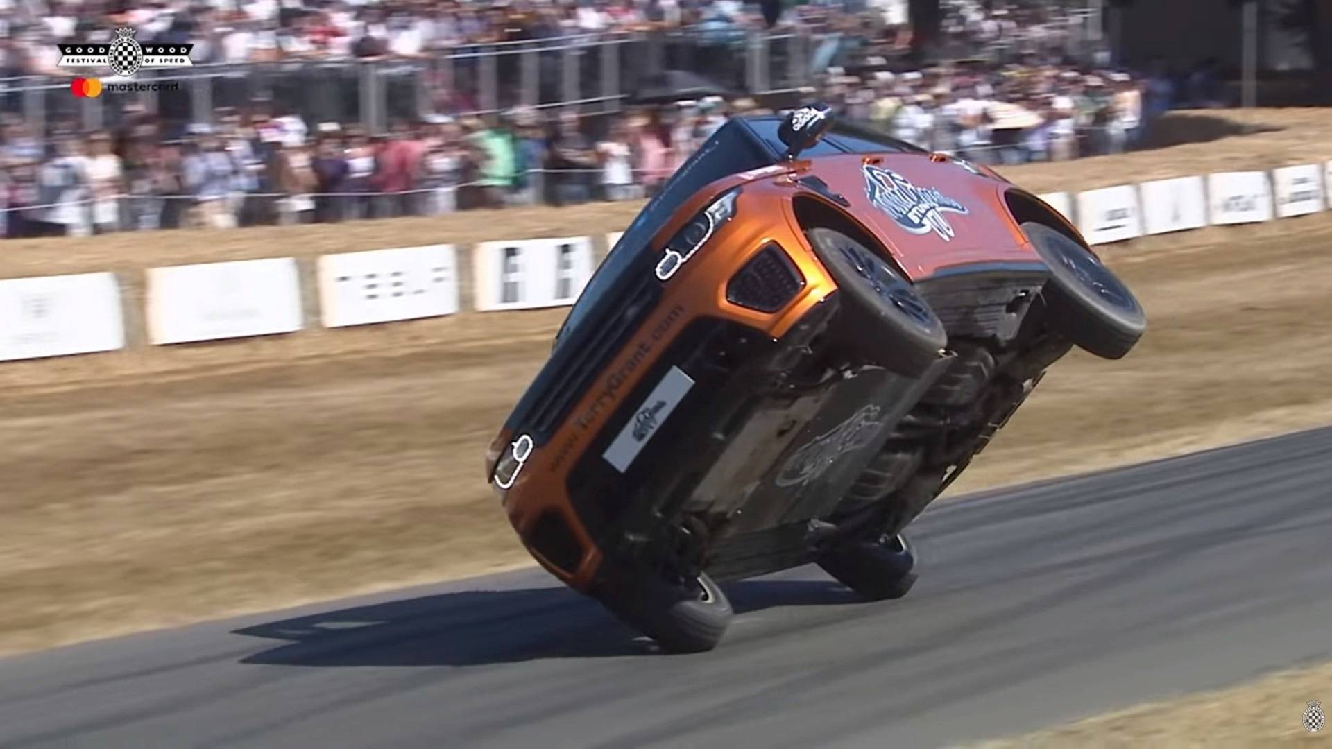 Watch Range Rover Sport SVR set Guinness world record on two wheels