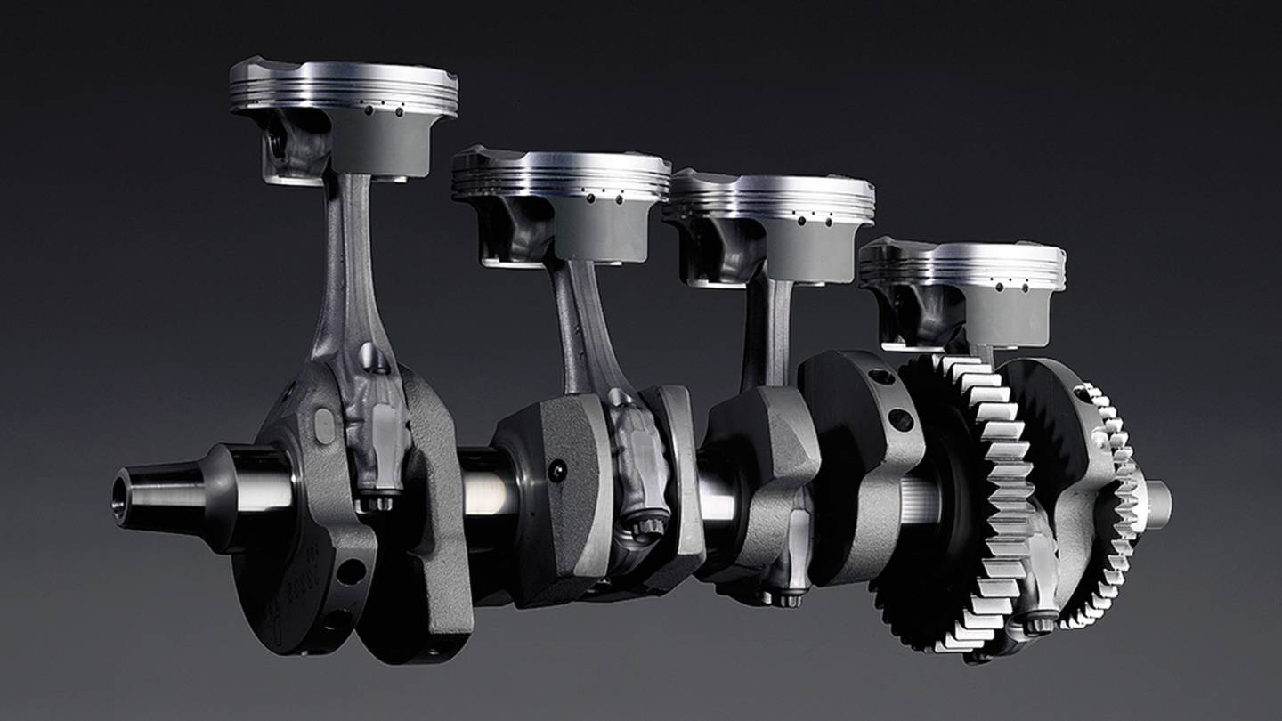 2015 Yamaha R1 and R1M Specs - A Closer Look w/ Video