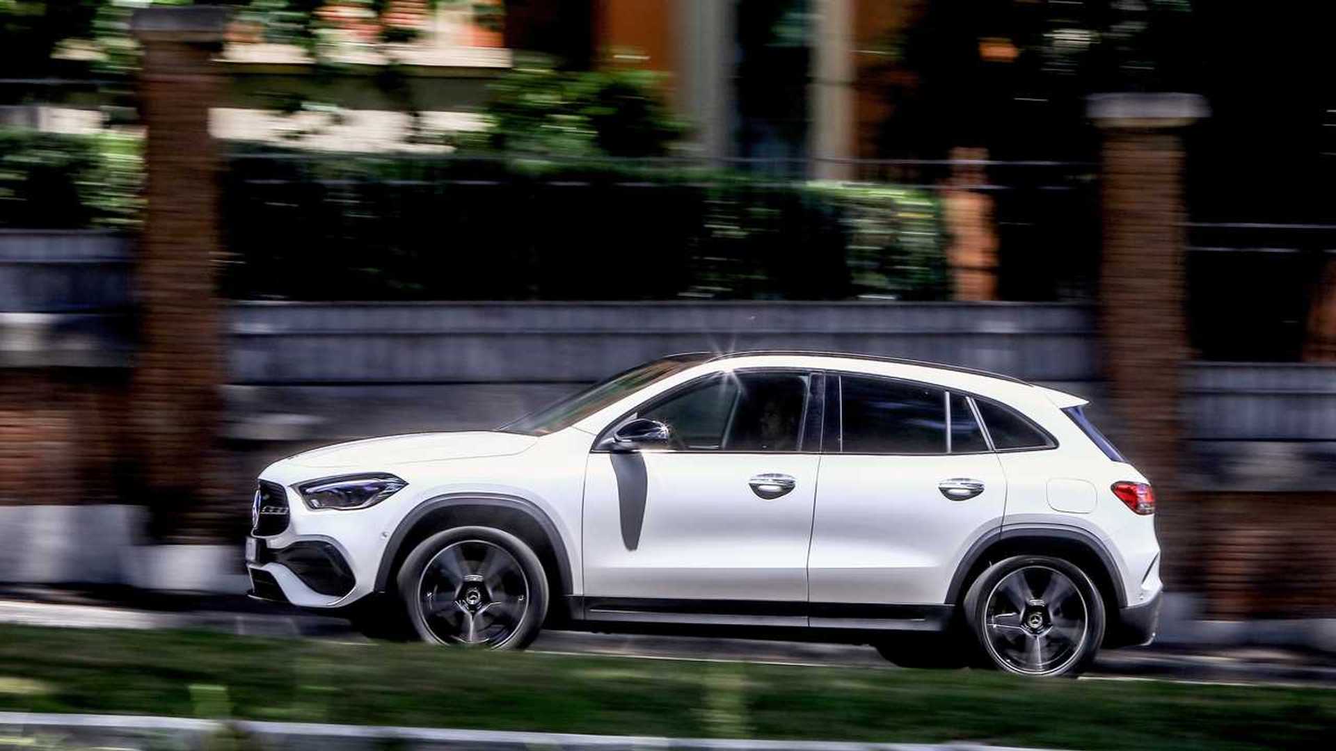 Mercedes GLA, prova completa del crossover diventato SUV