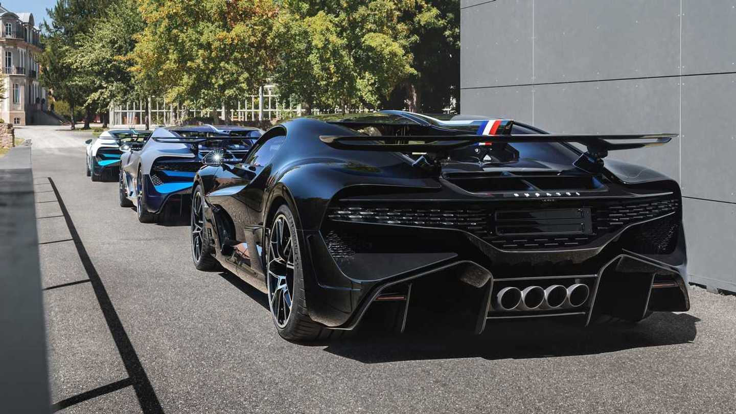 Bugatti montre les premières Divo livrées aux clients