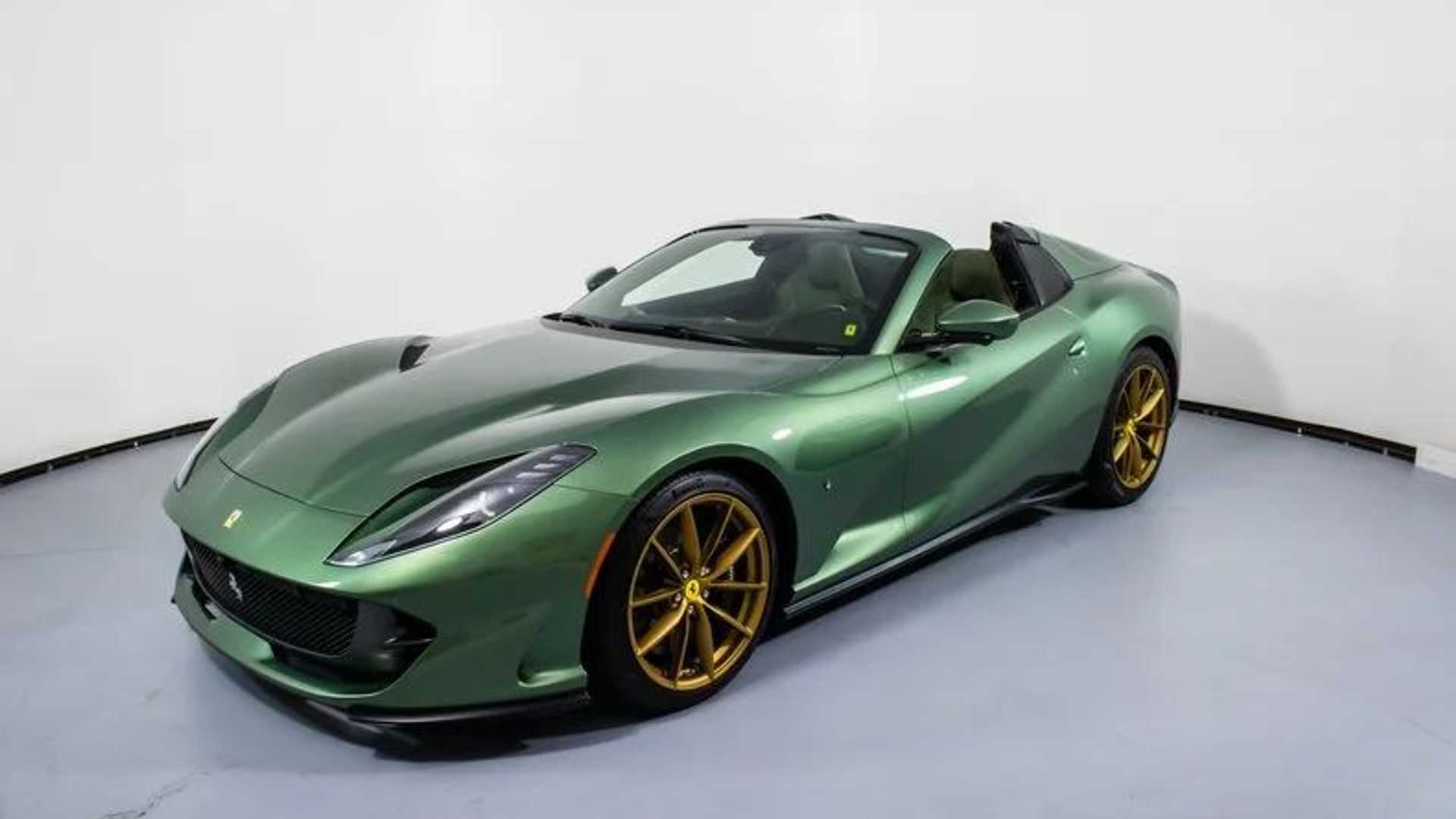 Tailor Made Verde Bottiglia 2022 Ferrari 812 GTS For Sale