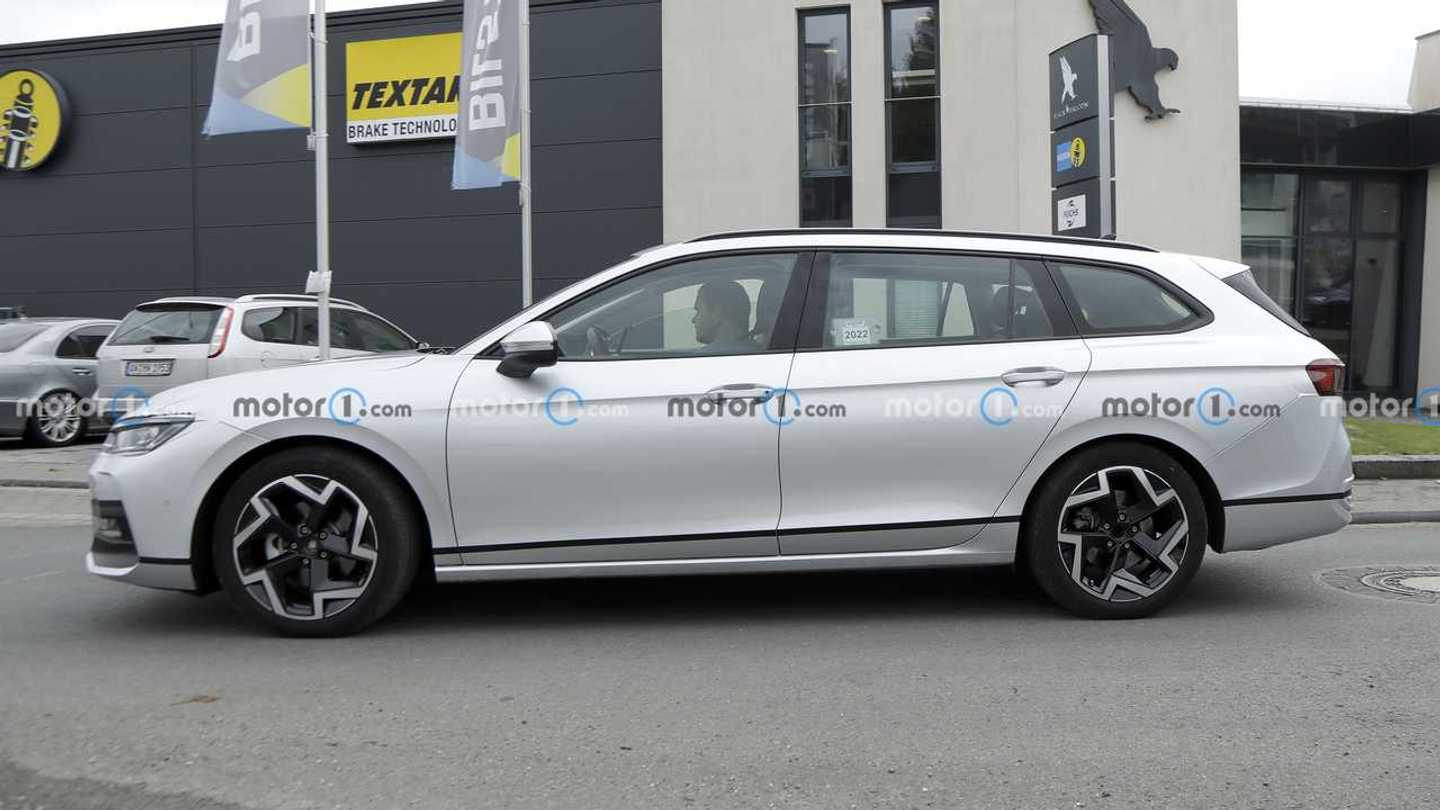 La nuova Volkswagen Passat Variant sarà anche a benzina e diesel