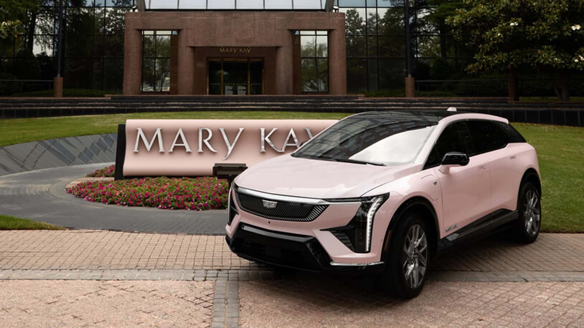 Mary Kay aposta no Cadillac elétrico rosa para a elite das consultoras