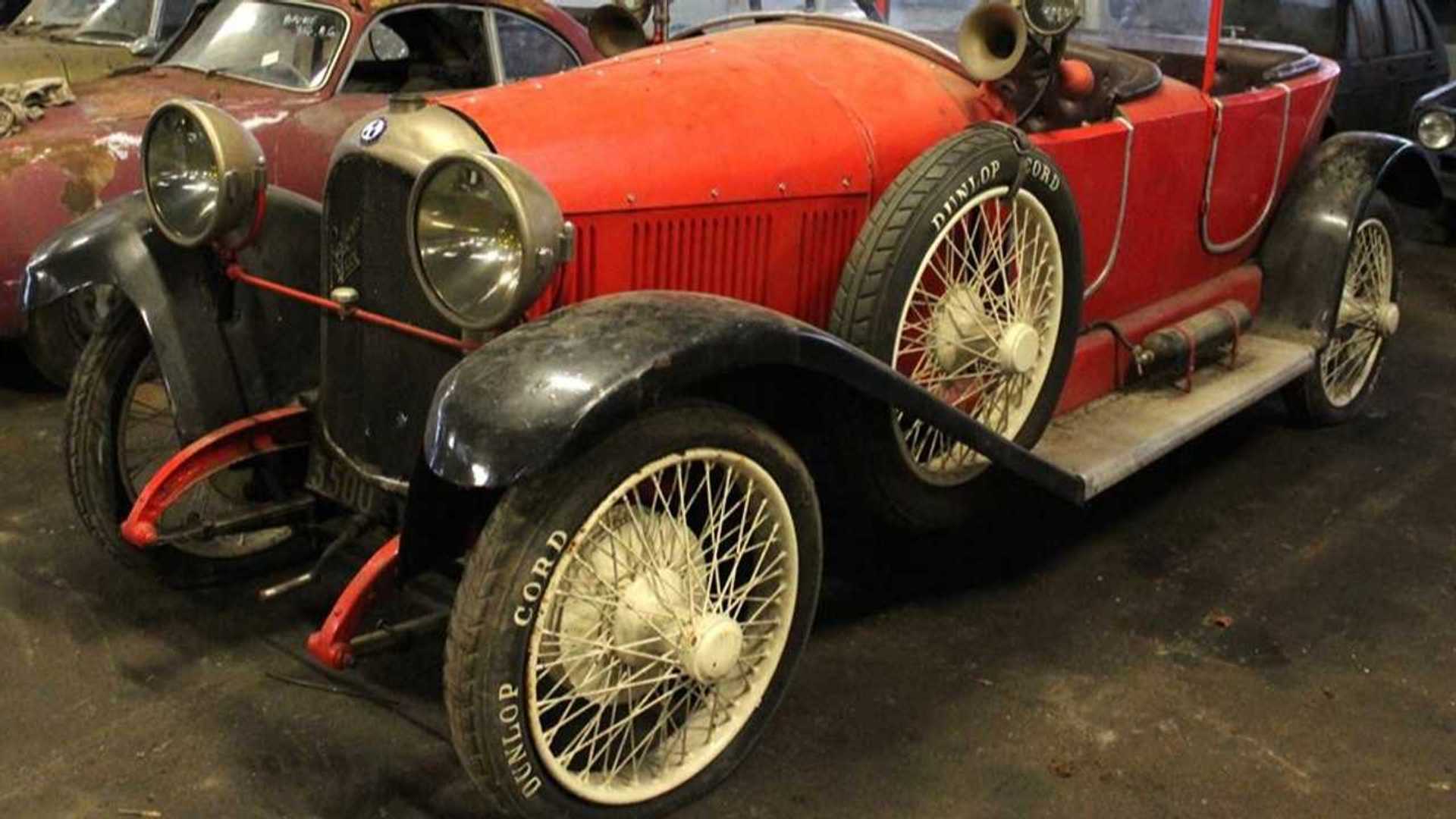 81 voitures sorties de grange en France aux enchères