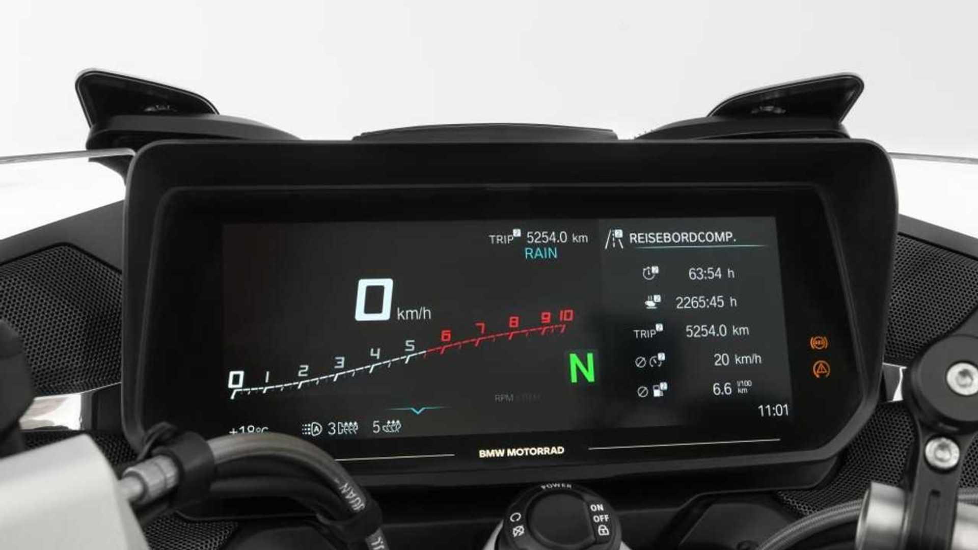 Wunderlich's TFT Shield For The R 1250 GS Keeps The Sun Out Of Your Eyes