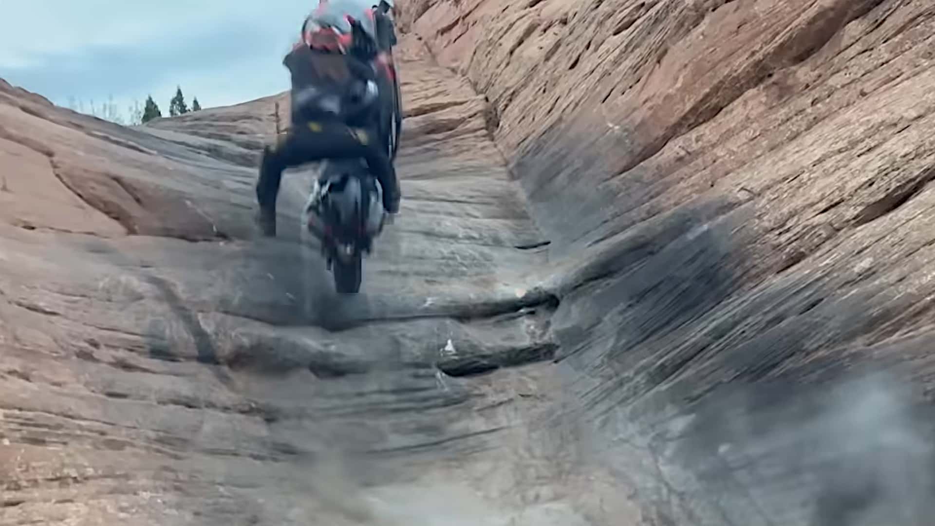 What Happens When You Hit Hell's Gate On A Hayabusa?