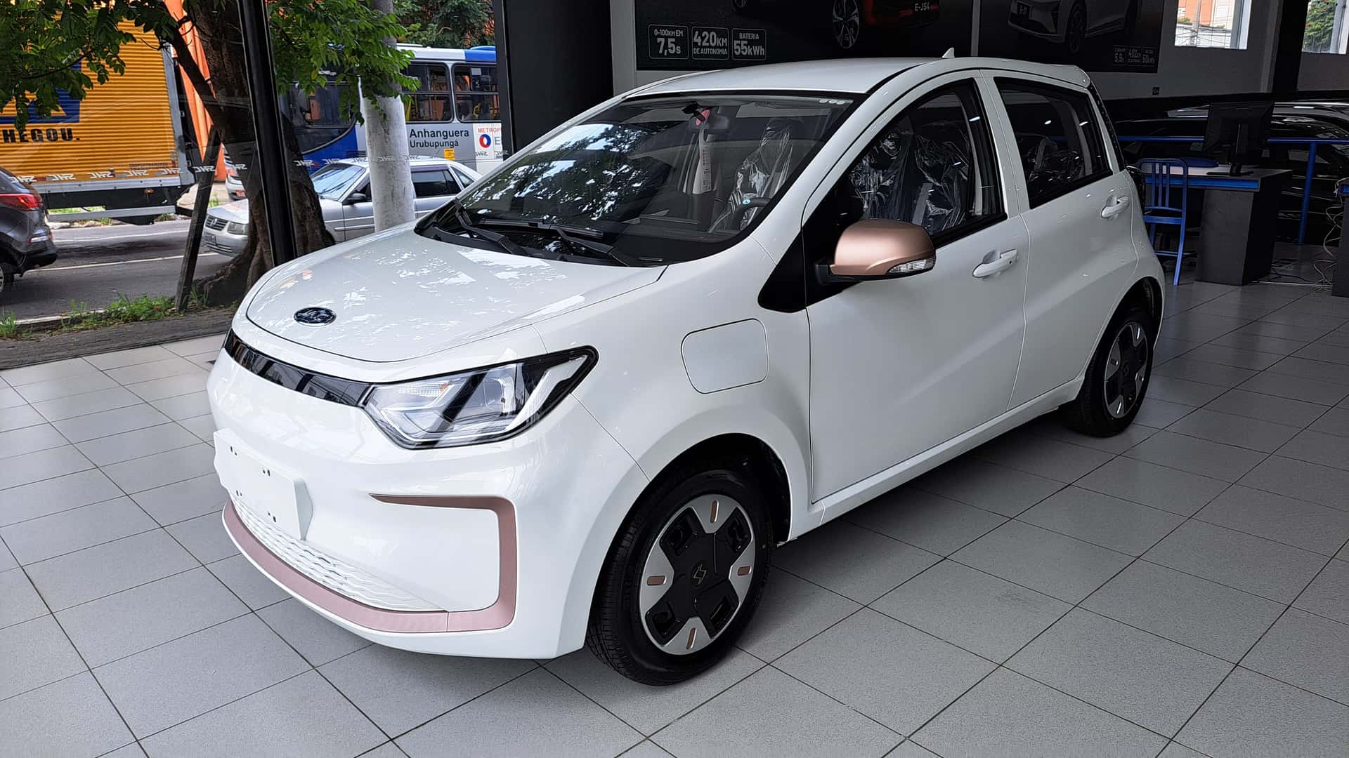 JAC e-JS1 fica mais barato que BYD Dolphin Mini durante promoção