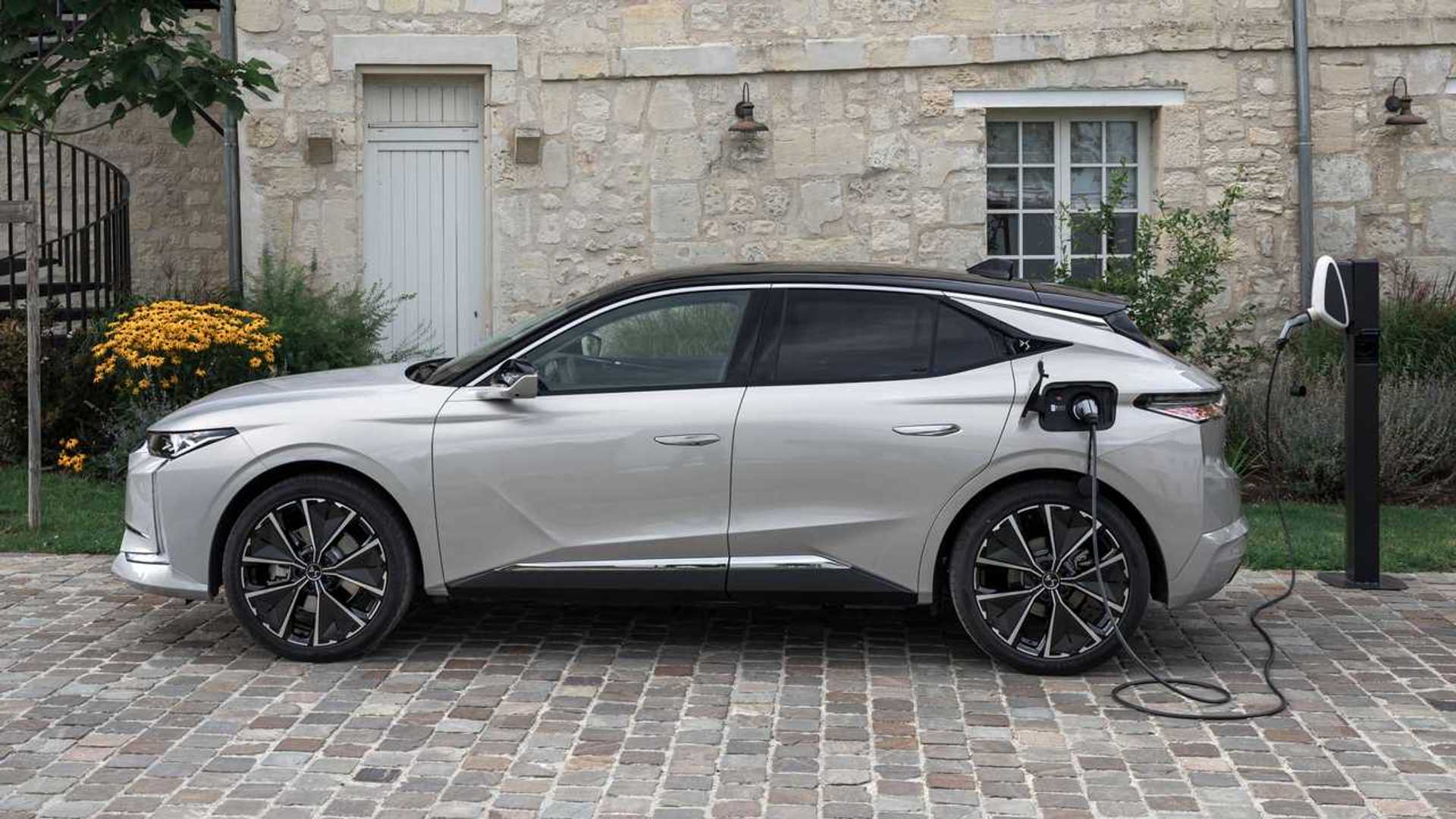 DS 4 (2022), perché comprarla e perché no