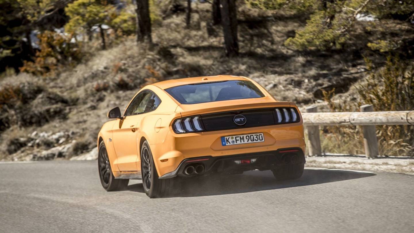 Comparatif entre la nouvelle et l'ancienne Ford Mustang