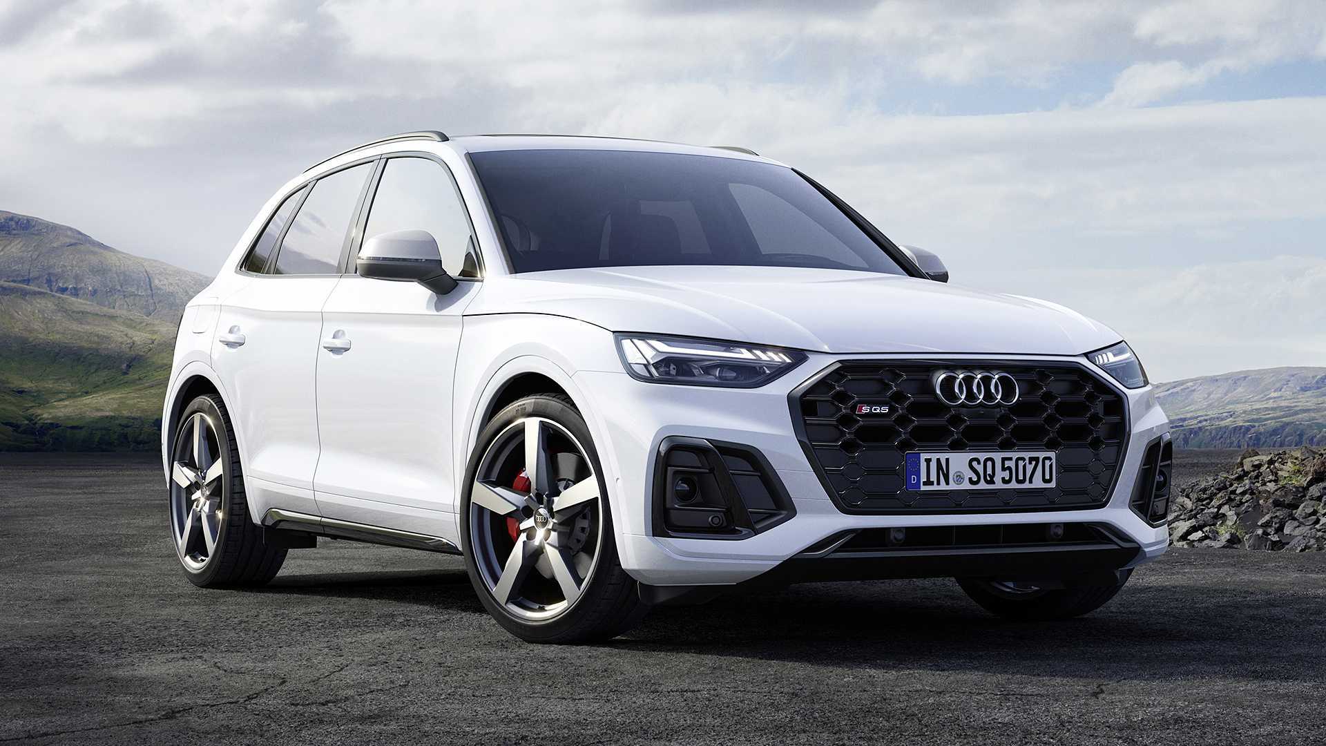 Audi SQ5 TDI restyling, torna il SUV "super diesel" ed è mild hybrid