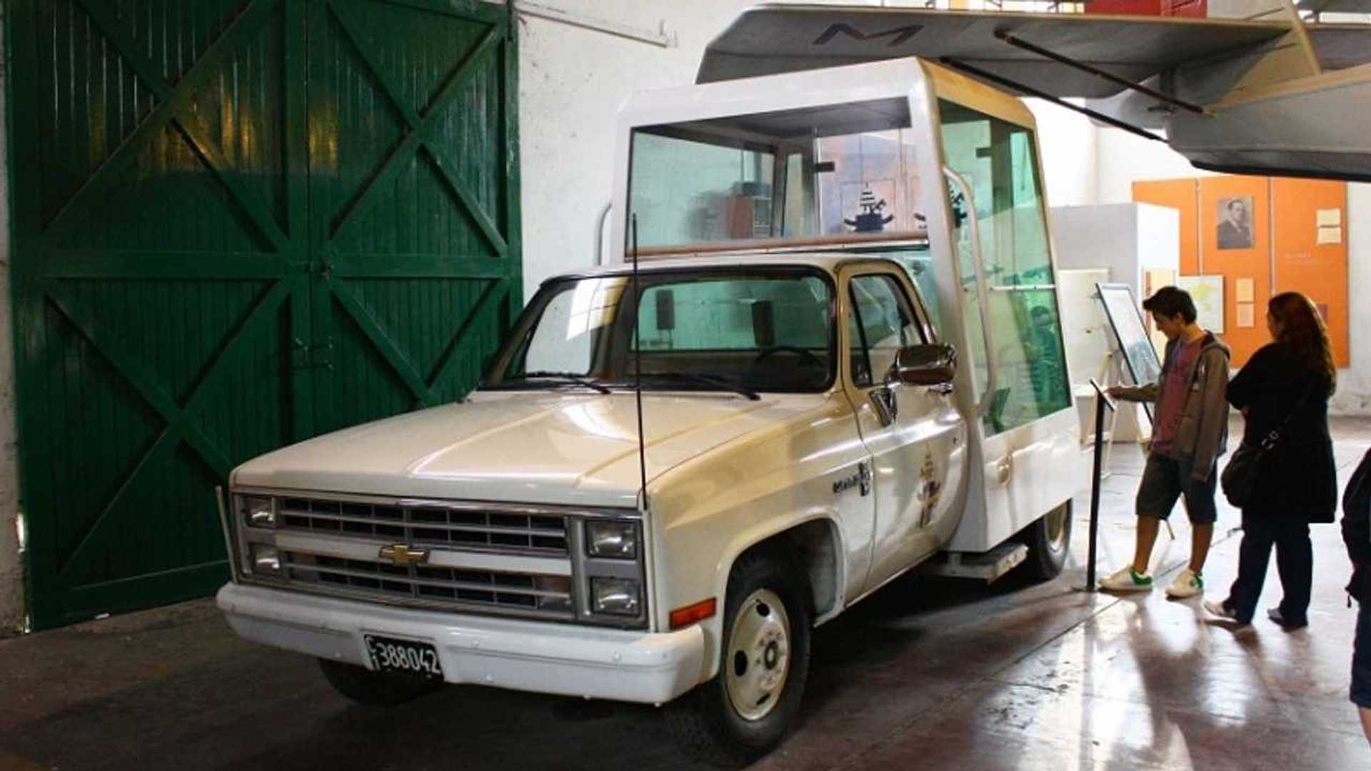 El Papamóvil a hidrógeno: Toyota fabricó un Mirai para el argentino ...