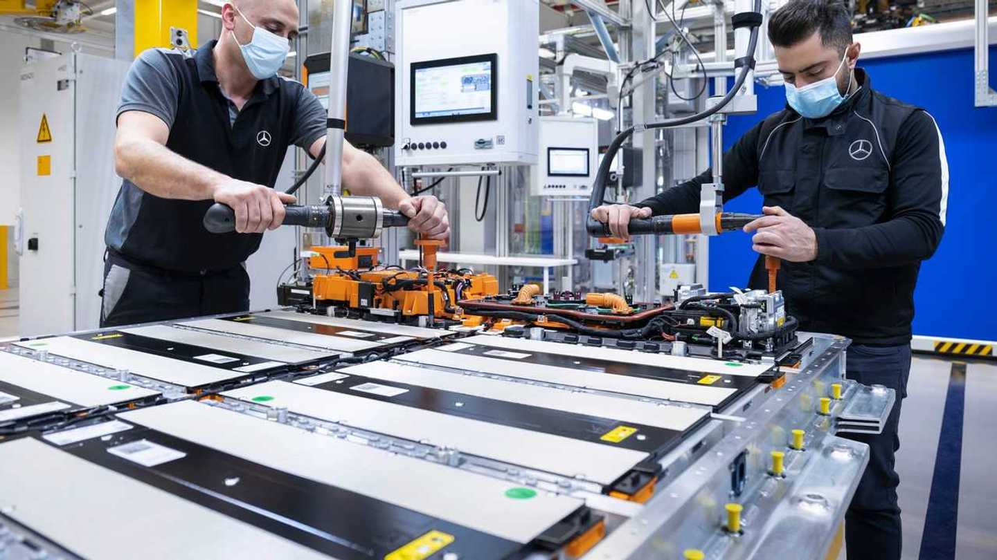 Mercedes Starts Production Of Battery Packs (108 kWh) For The New EQS