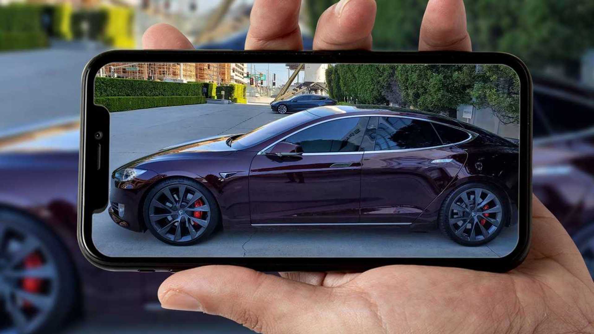 Tesla aumenta i colori delle sue auto: ne arrivano altri tre