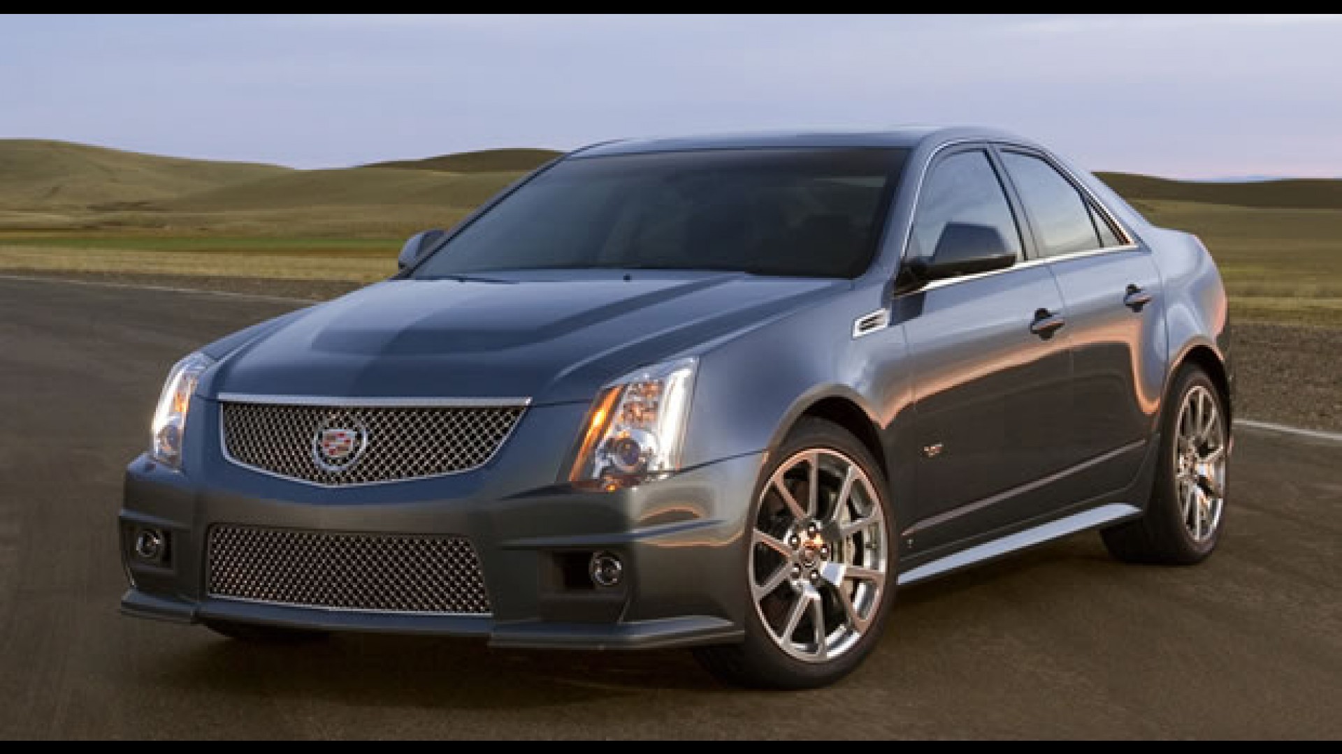 Poderoso Cadillac CTS-V com motor V8 de 564cv custa R$ 469 mil no Brasil