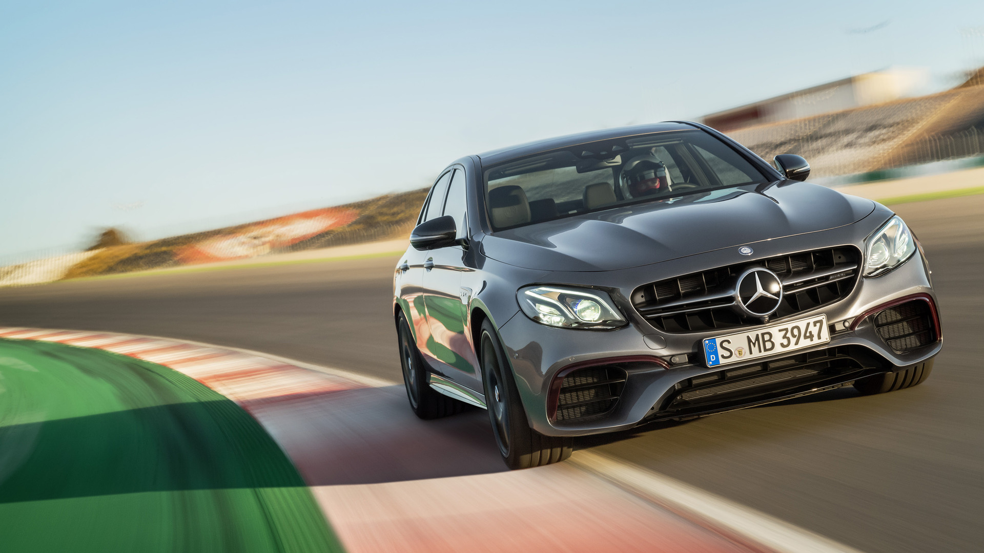 Mercedes-AMG E63 S chega ao Brasil com 612 cv por R$ 699.900
