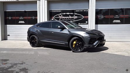 Turquoise chrome Lamborghini Urus wants all the attention