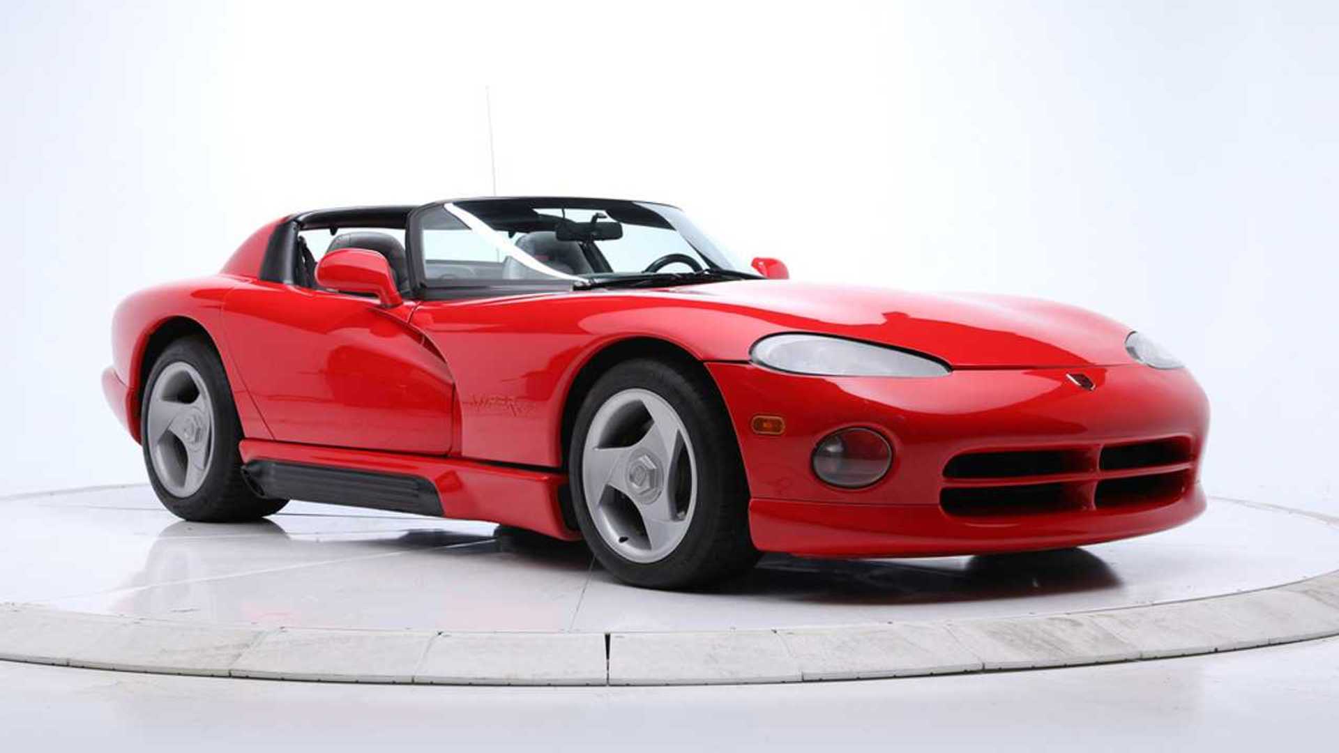 Vídeo: este Dodge Viper RT/10 abandonado regresa a la vida