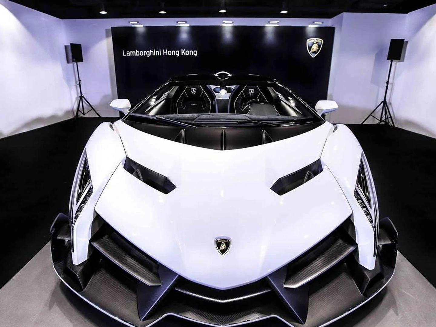 Goldener Lamborghini Veneno 1 Of 9 Lamborghini Veneno Roadster For
