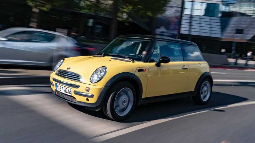 Mini comemora 20 anos de relançamento pelas mãos da BMW