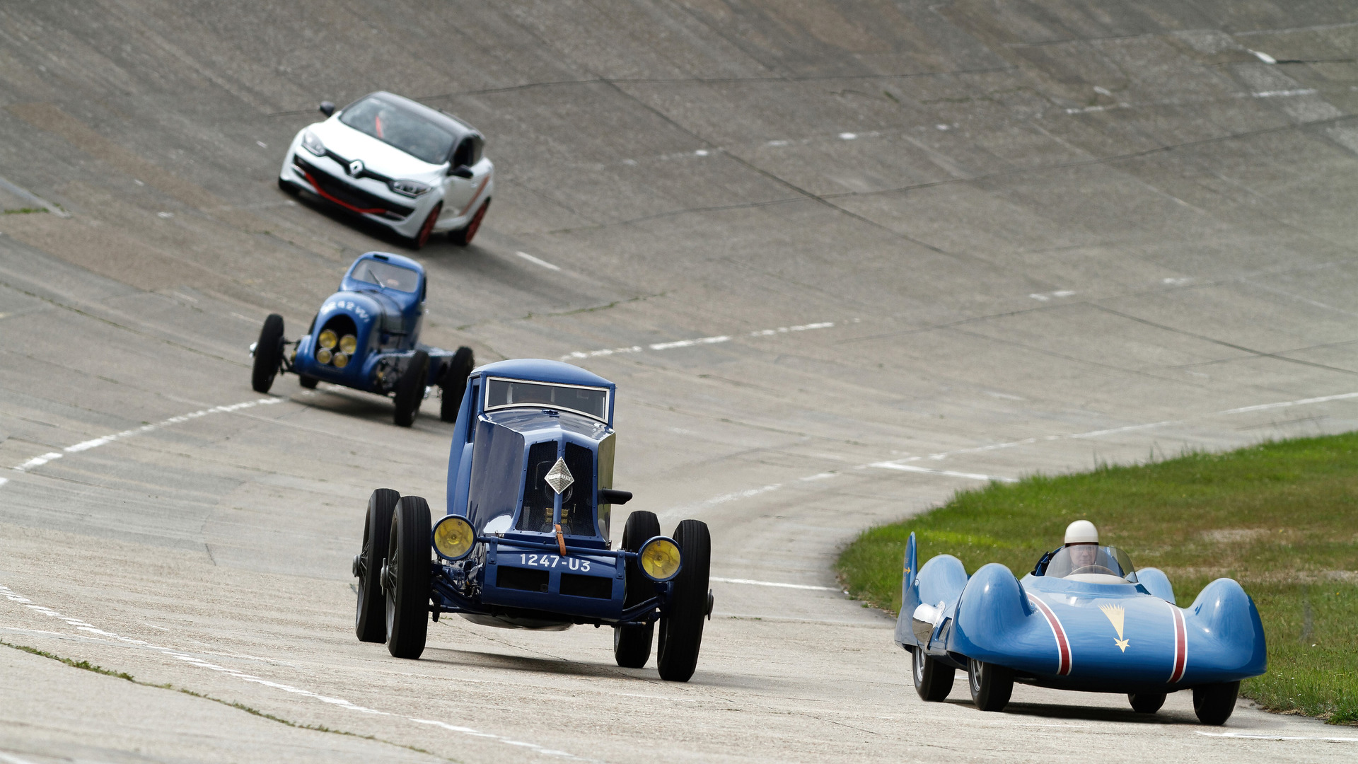 VIDÉO – Le dernier hommage de Renault pour ses autos des records