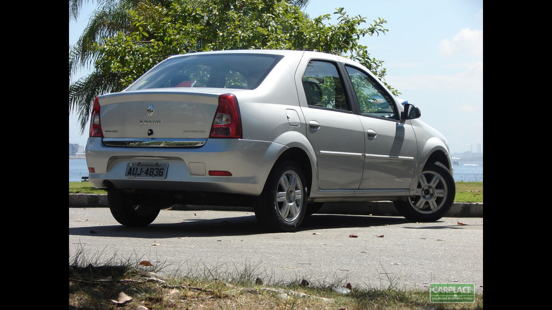 Avaliação - Renault Logan Expression 1.6 16v Hi-Flex Automático 2012