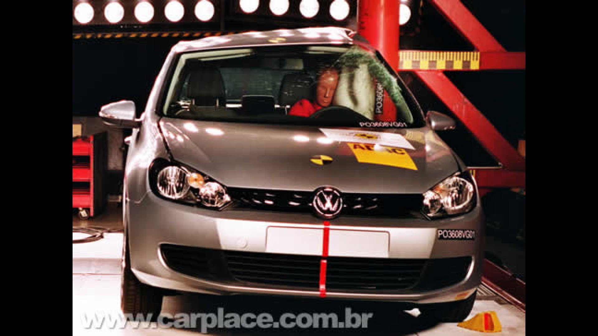Veja vídeo do crash test do Novo Golf VI - Hatch obteve 5 estrelas da ...