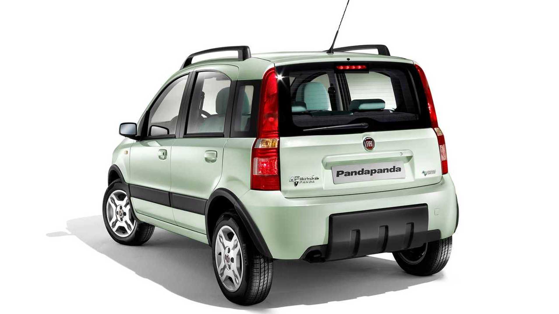 Fiat Panda, ecco com'è cambiato il cruscotto in 40 anni